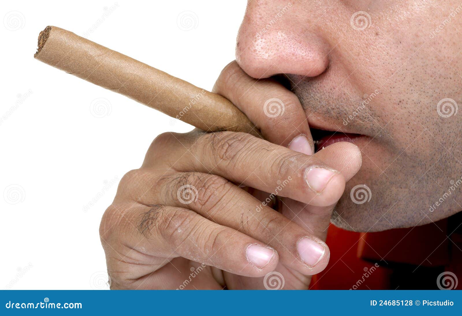 Het roken van de sigaar stock foto. Image of jongen, aroma - 24685128