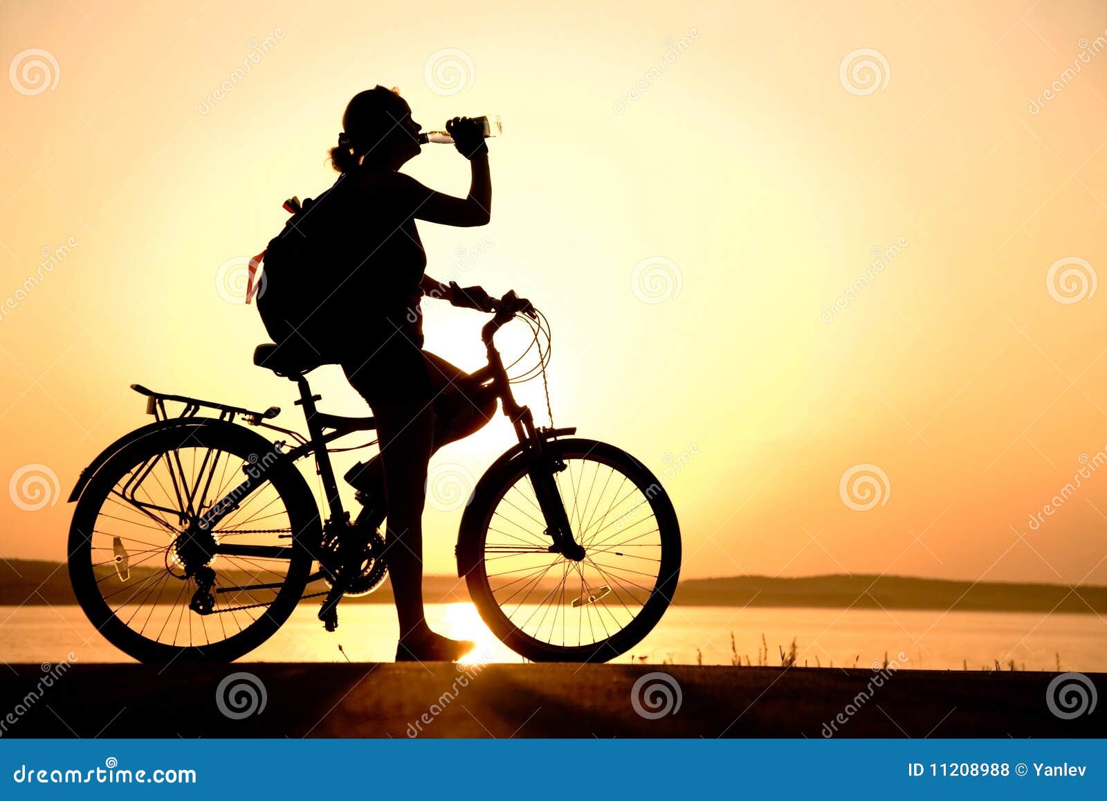 Het rusten stock foto. Image of zwart, drank, vrouw, silhouet - 11208988