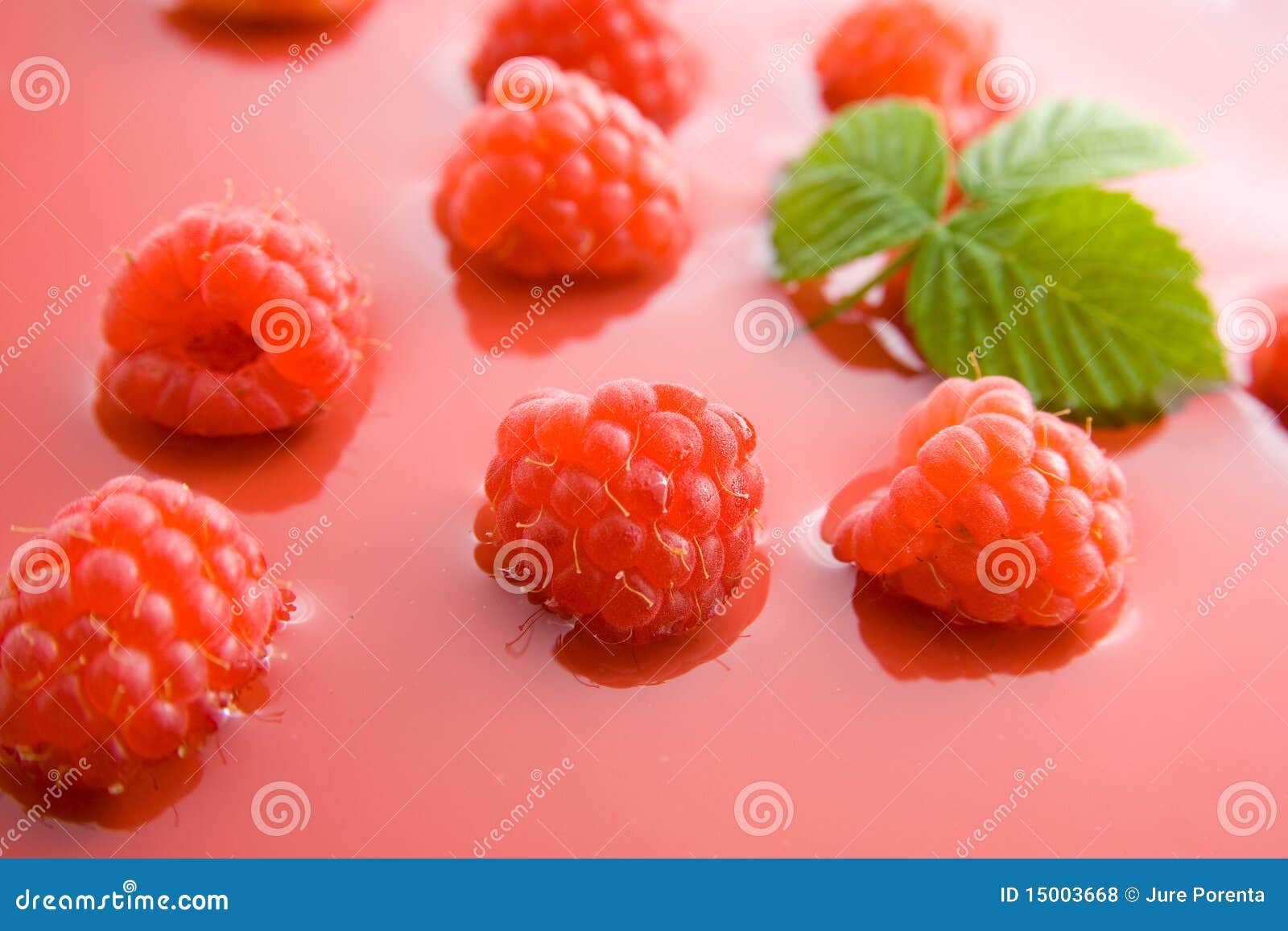 Het sap van de framboos stock foto. Image of rood, smaak - 15003668