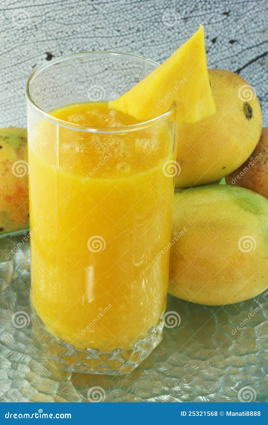 Het sap van de mango stock foto. Image of stimuleren - 25321568