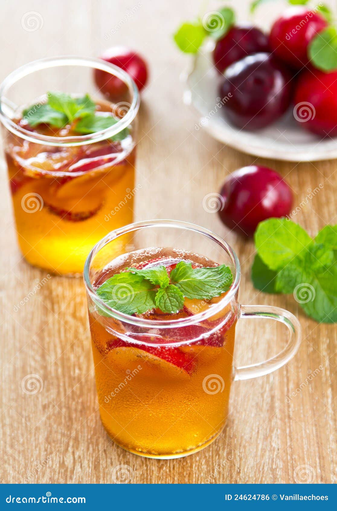 Het sap van de pruim stock foto. Image of drank, partij - 24624786