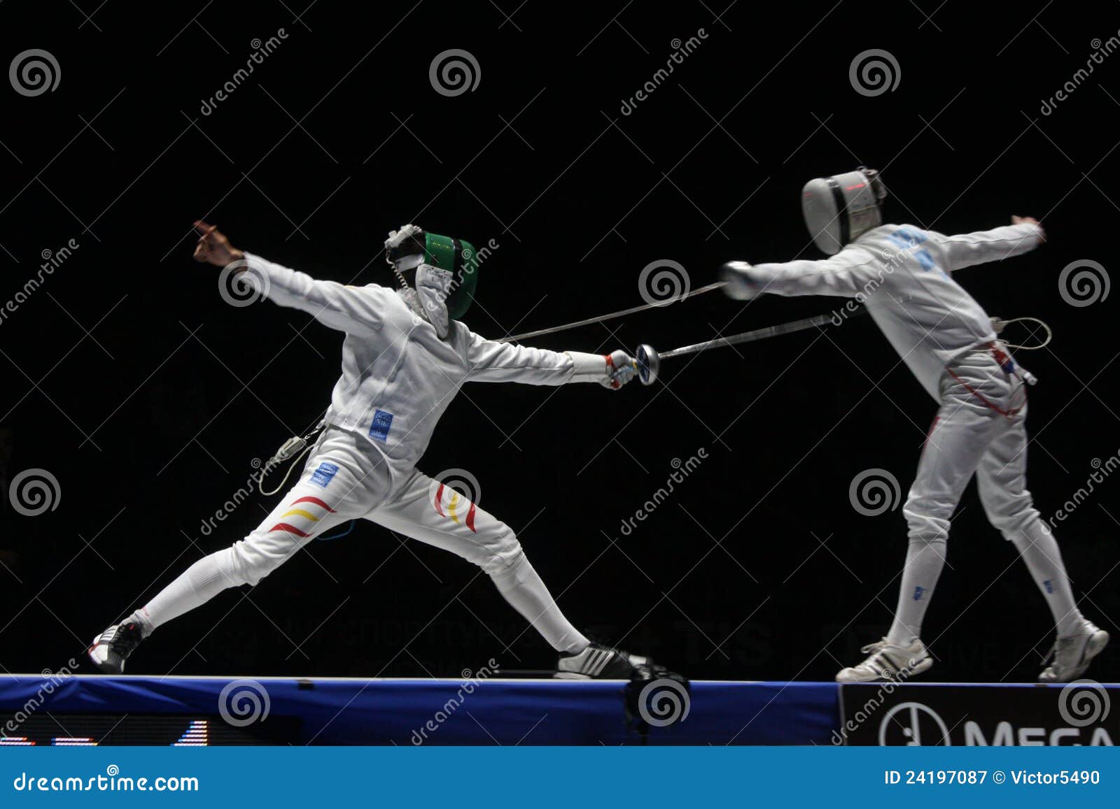 Het schermen redactionele fotografie. Image of militair - 24197087