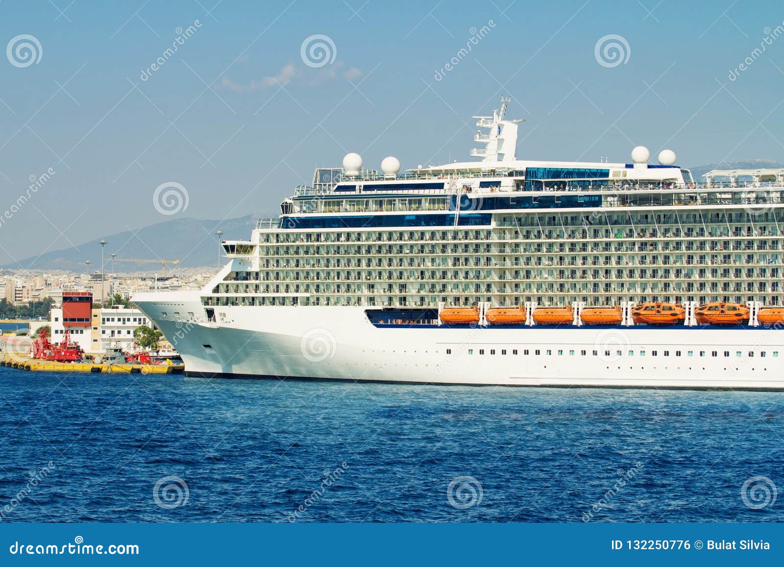 Het Schip Costa Luminosa Van De Cruise Stock Foto - Image of nave, reis ...