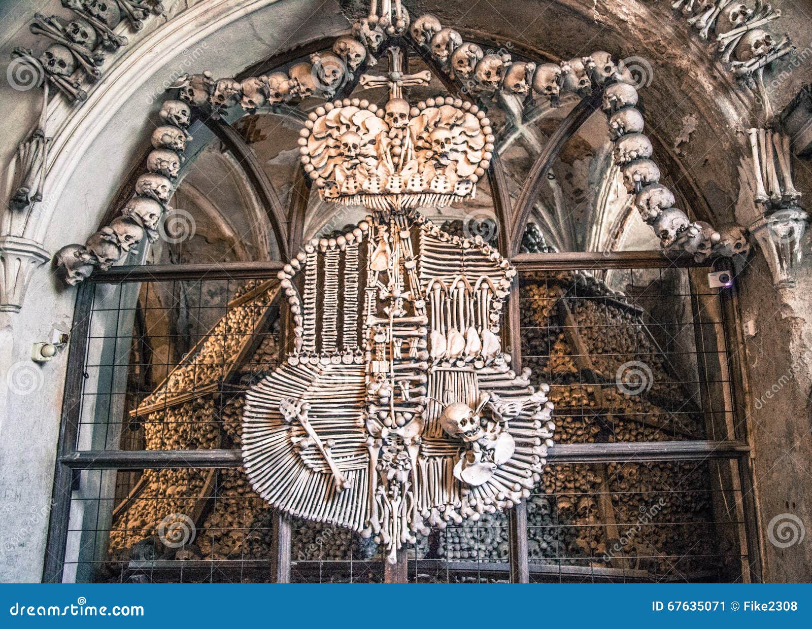 Het Sedlec-Ossuarium redactionele foto. Image of plaatsen - 67635071