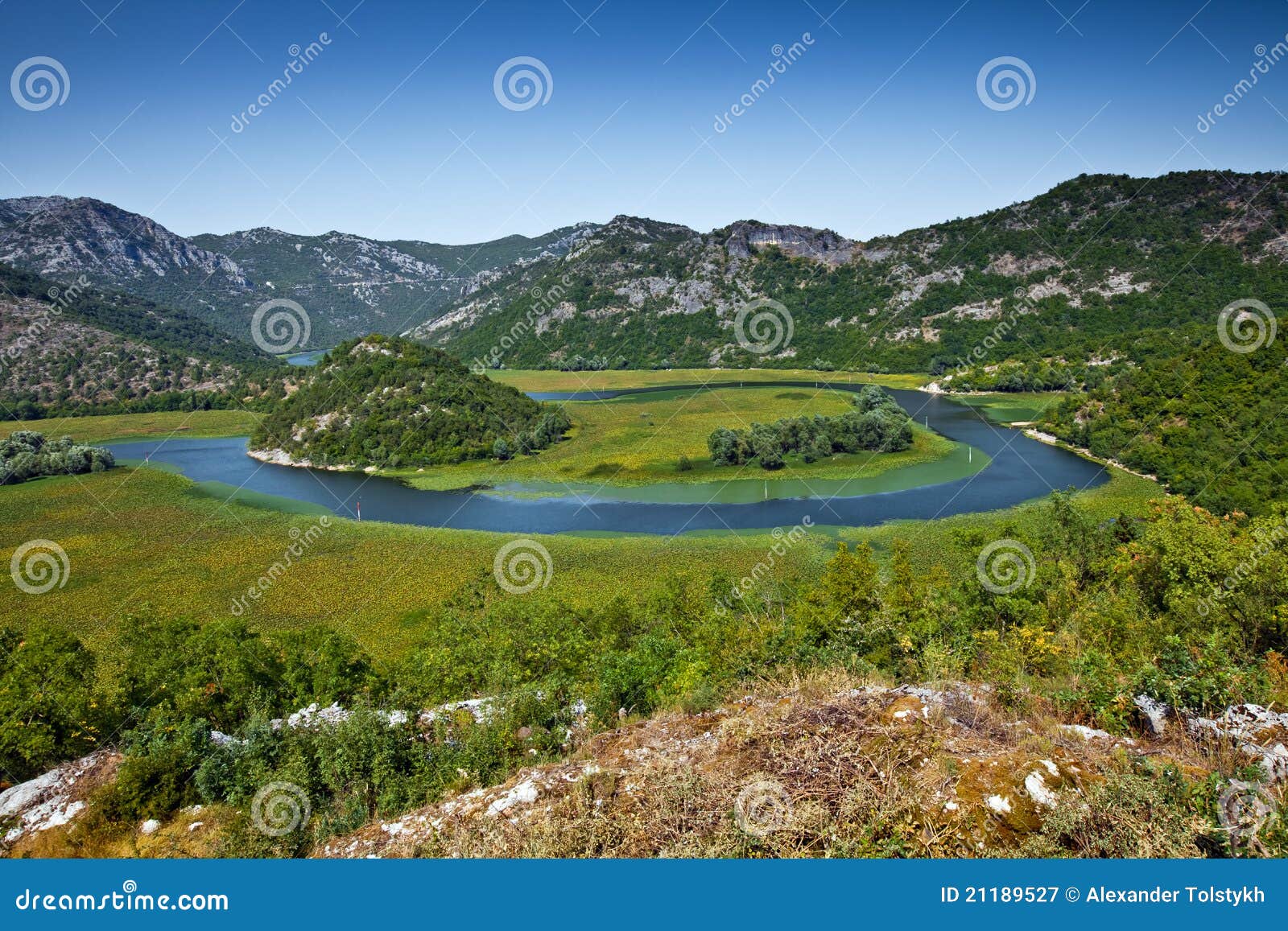 Het Skadar Meer, Montenegro Stock Afbeelding - Image of blauw, rust ...