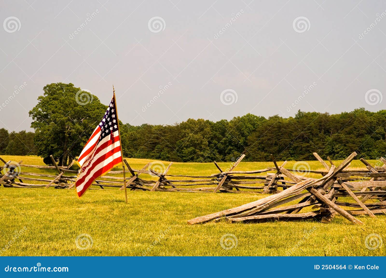 Het Slagveld En De Vlag Van De Burgeroorlog Stock Foto - Image of ...