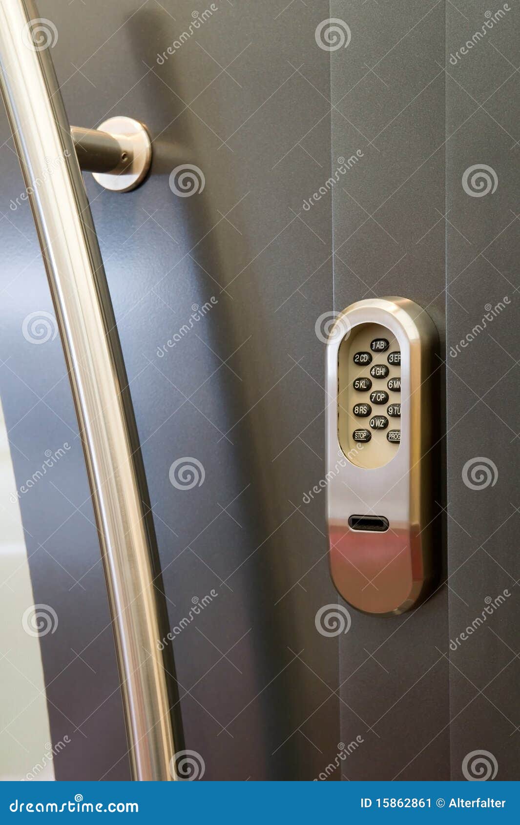 Het Slot Van De Code Op Een Deur Stock Afbeelding - Image of deur ...