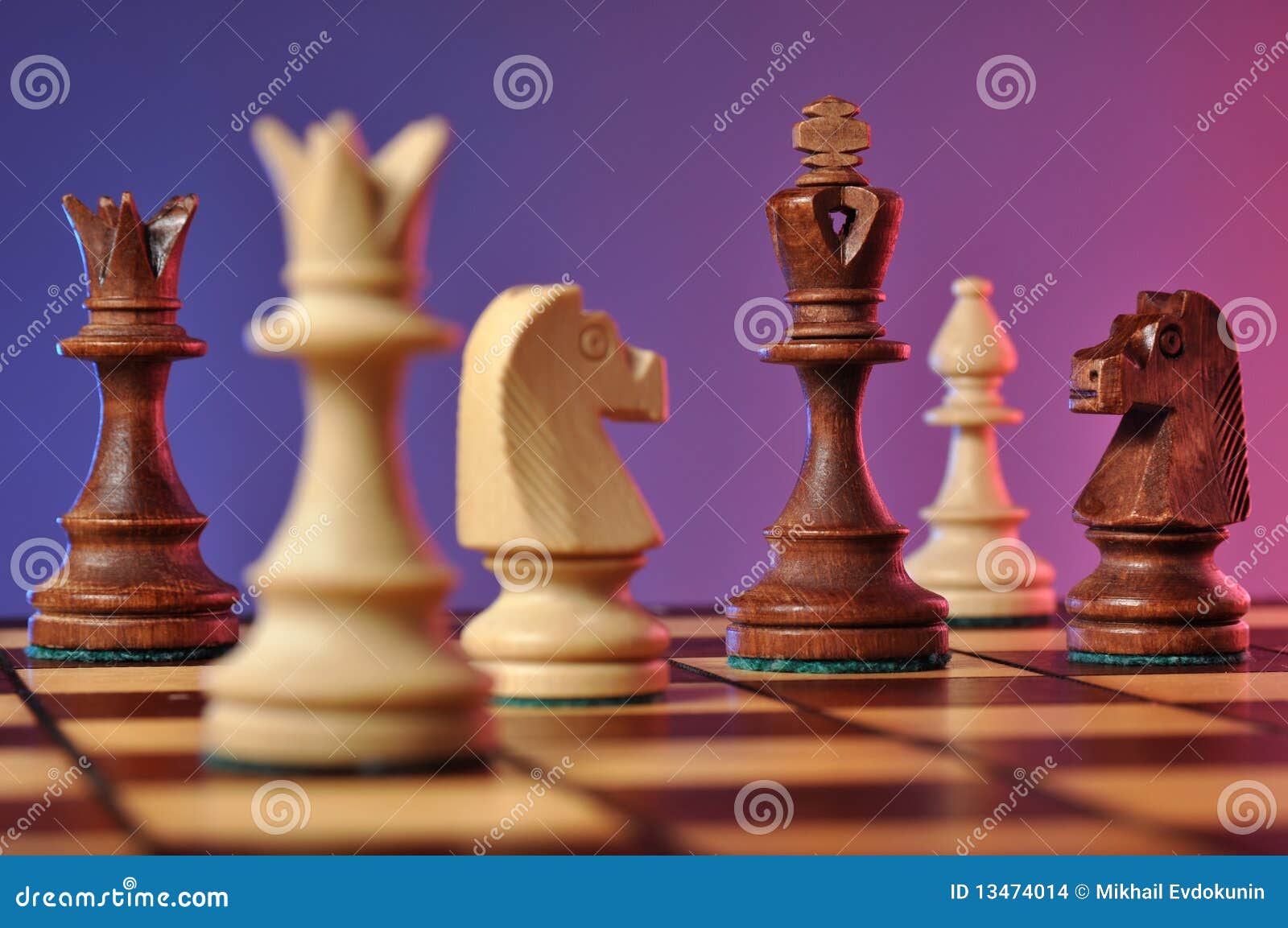 Het spel van het schaak stock foto. Image of spel, achtergrond - 13474014