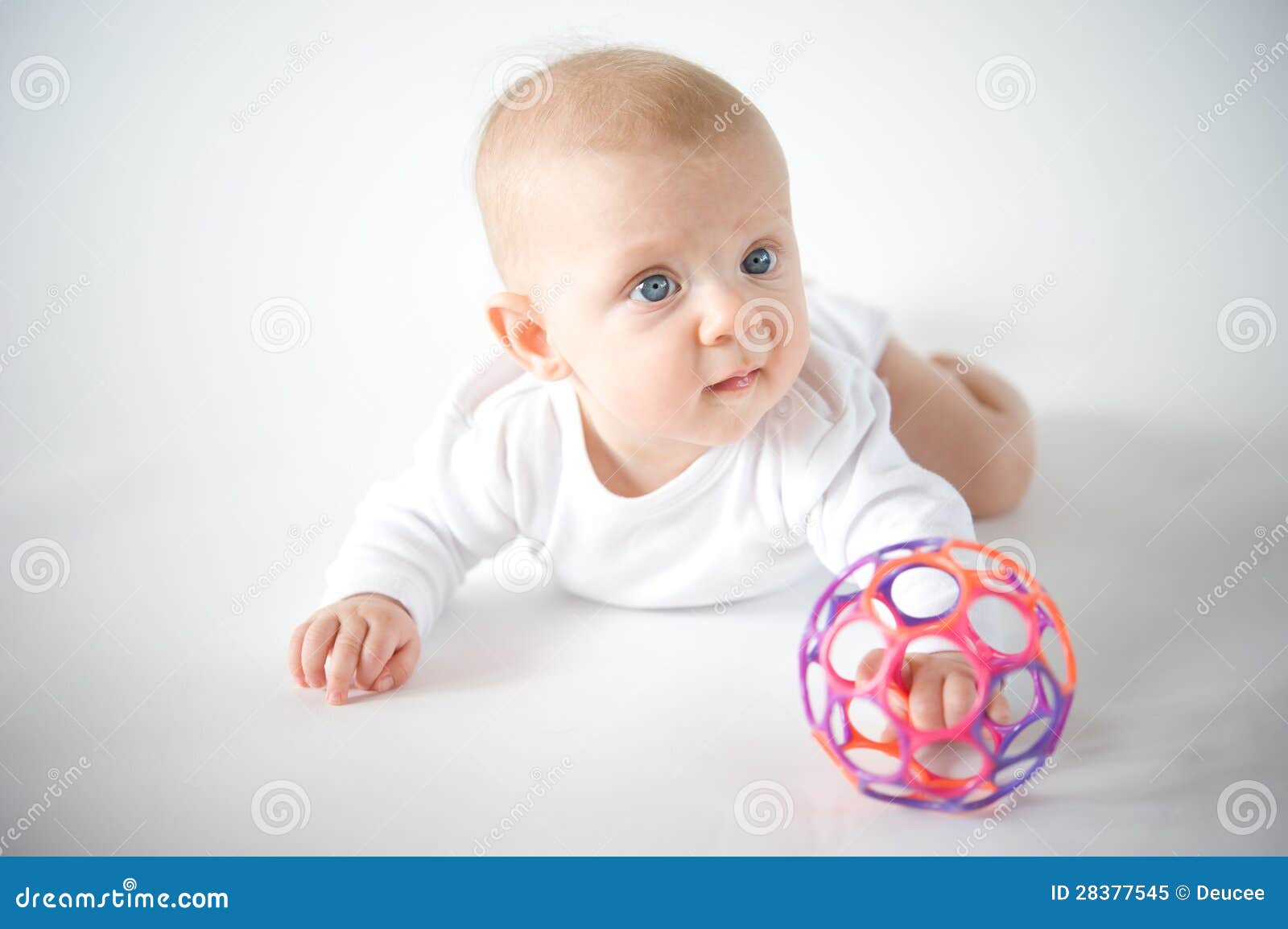 Het Spelen Van De Baby Met Bal Stock Afbeelding - Image of baby ...