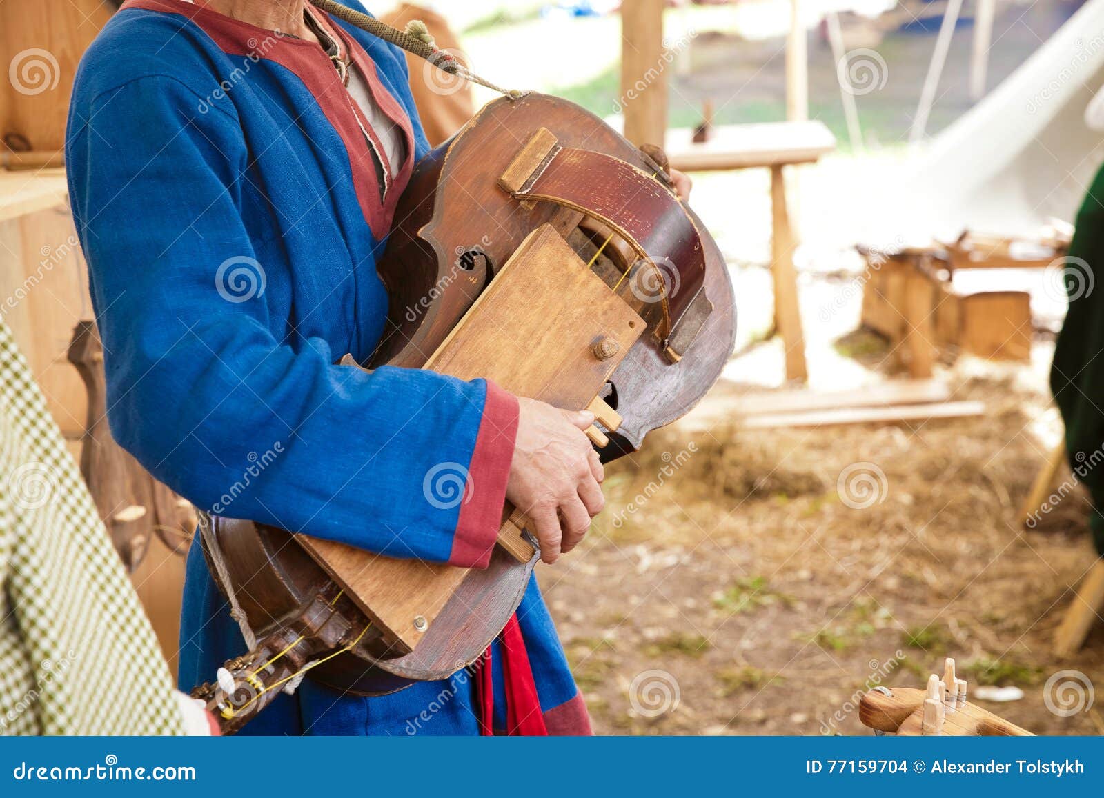 Het Spelen Van Het Oude Snaarinstrument Stock Foto - Image of orkest ...