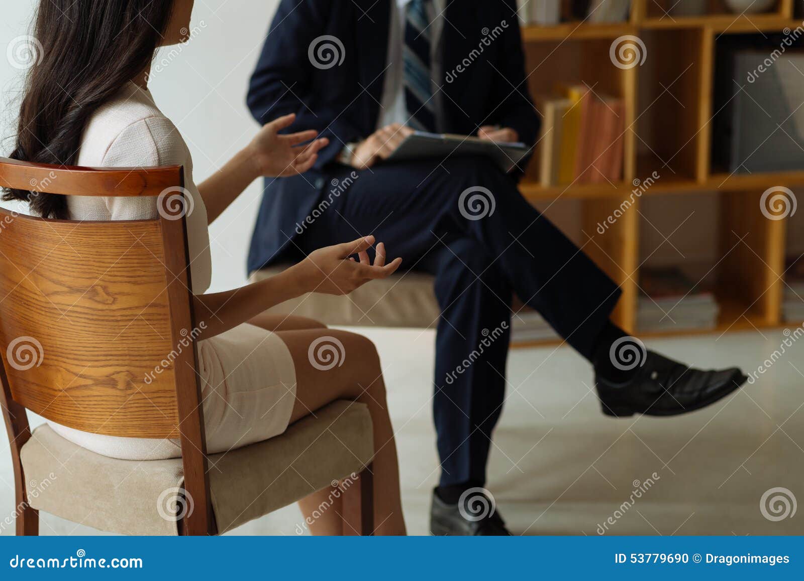 Het spreken aan psycholoog stock foto. Image of praten - 53779690