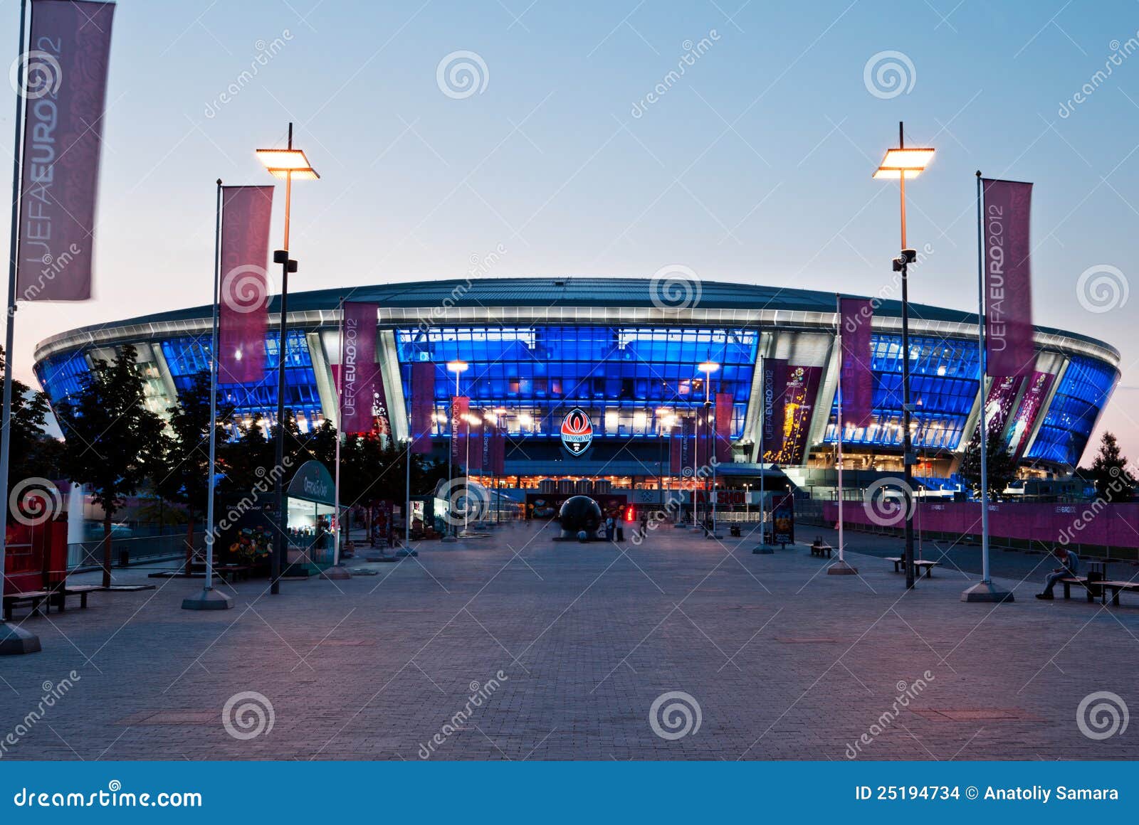 Het Stadion Van De Arena Van Donbass - Hoofdingang Redactionele Stock ...