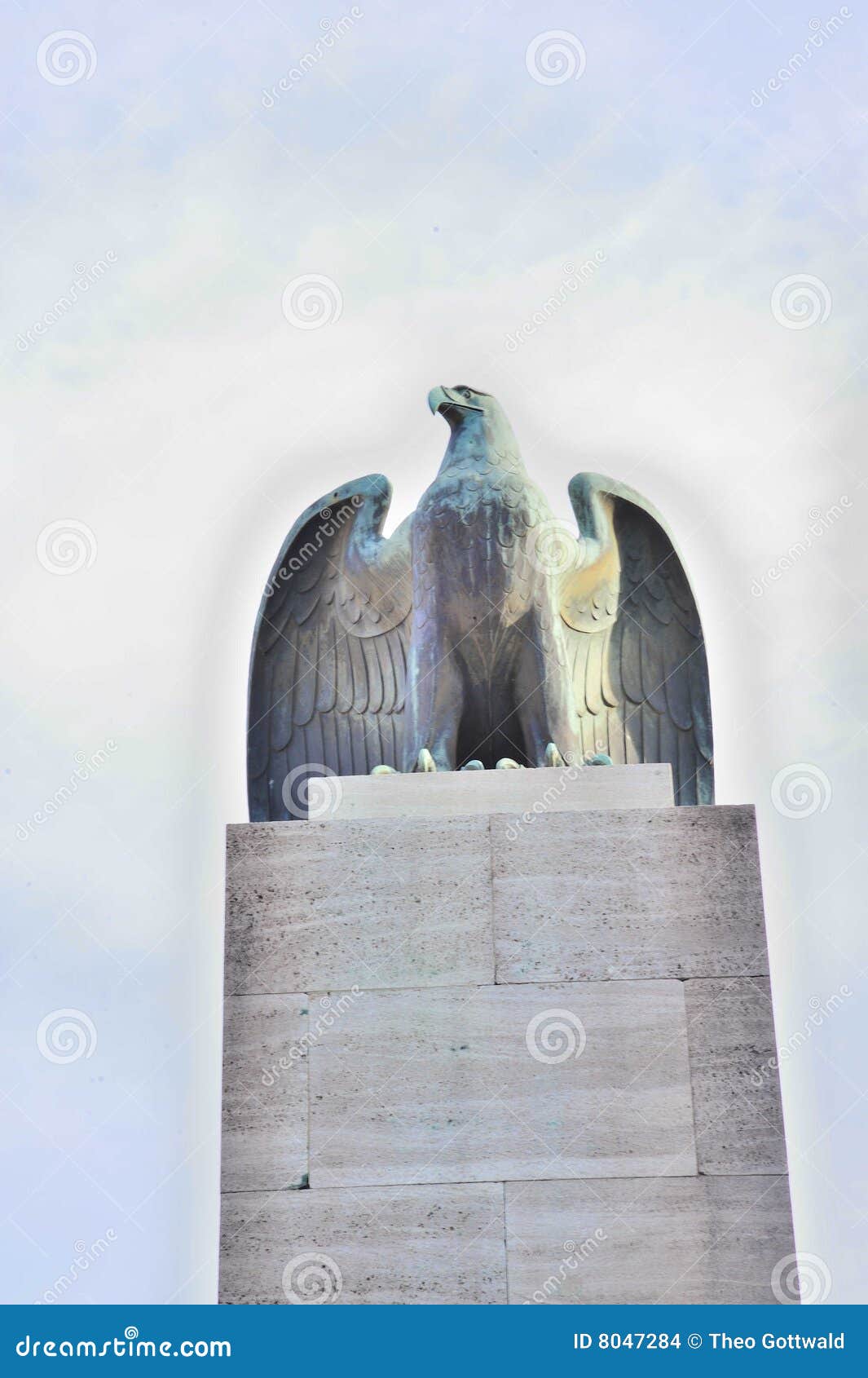 Het Standbeeld Van De Adelaar Stock Foto - Image of overheid ...