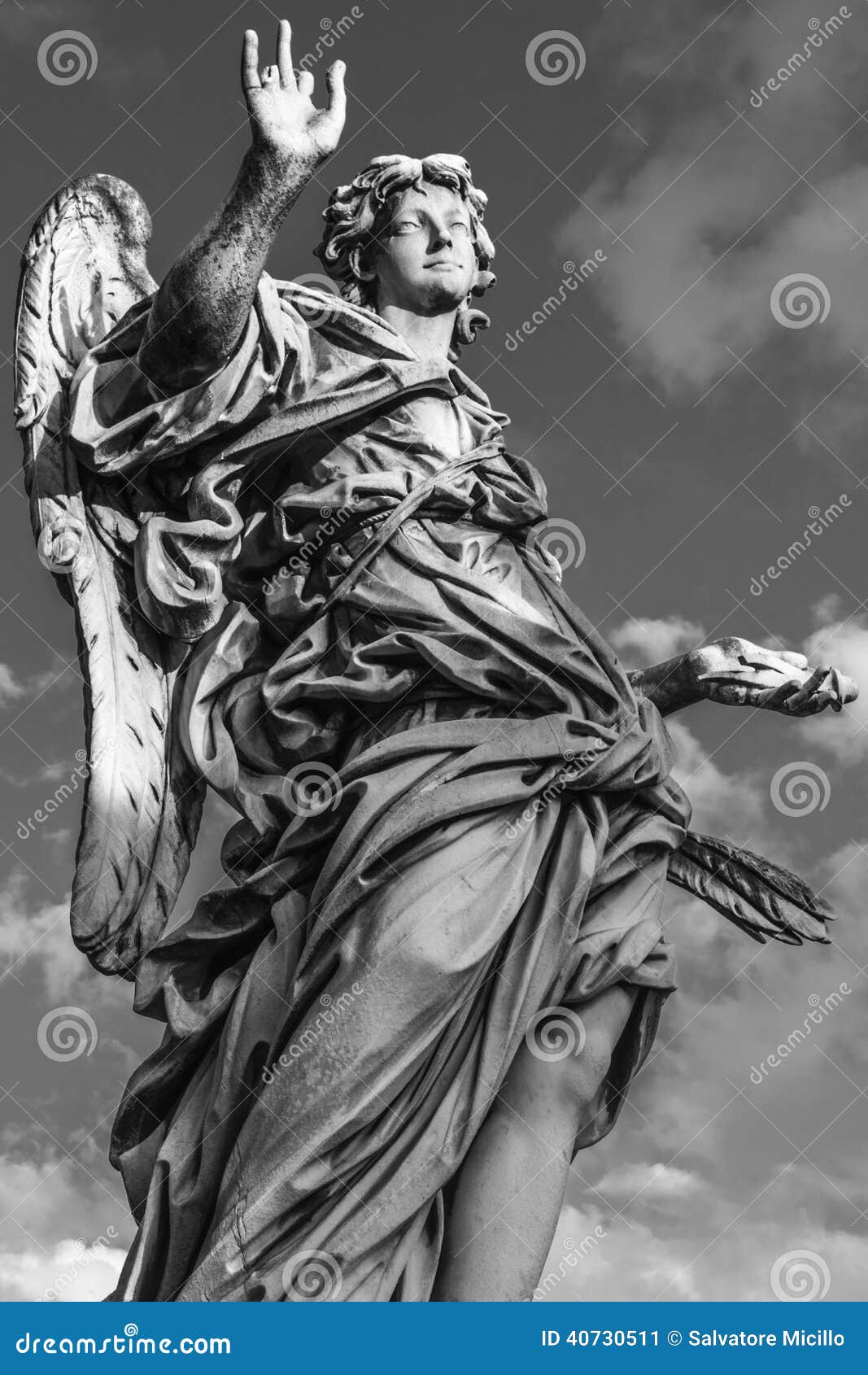 Het Standbeeld Van De Engel Met Spijkers Stock Afbeelding - Image of ...