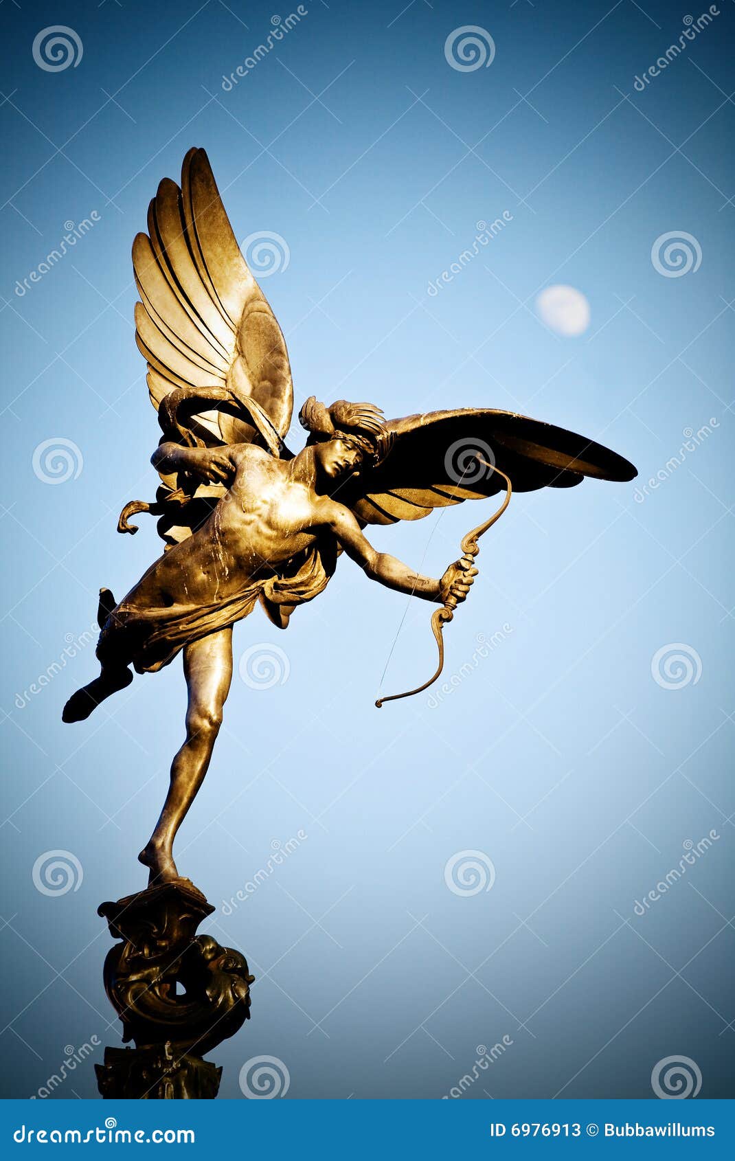 Het Standbeeld Van De Eros in Londen Stock Afbeelding - Image of ...