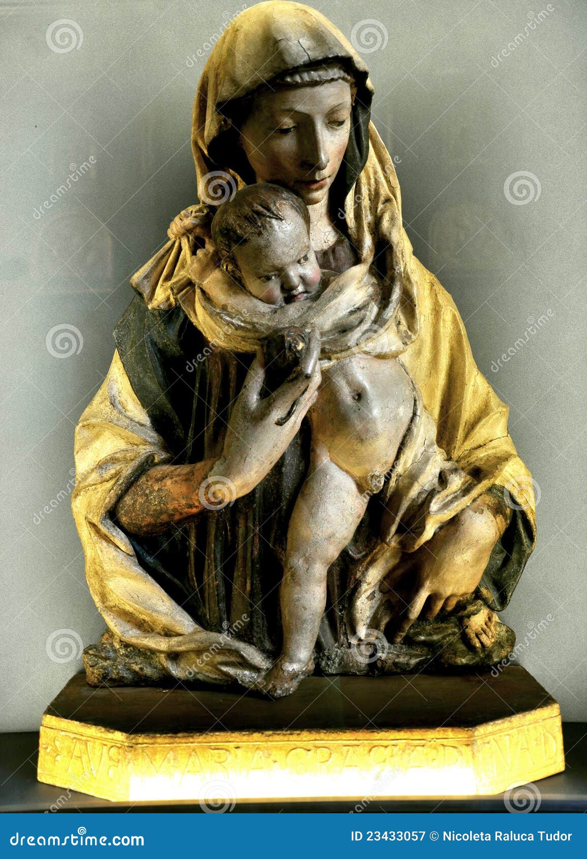 Het Standbeeld Van De Madonna Door Donatello Redactionele Fotografie ...