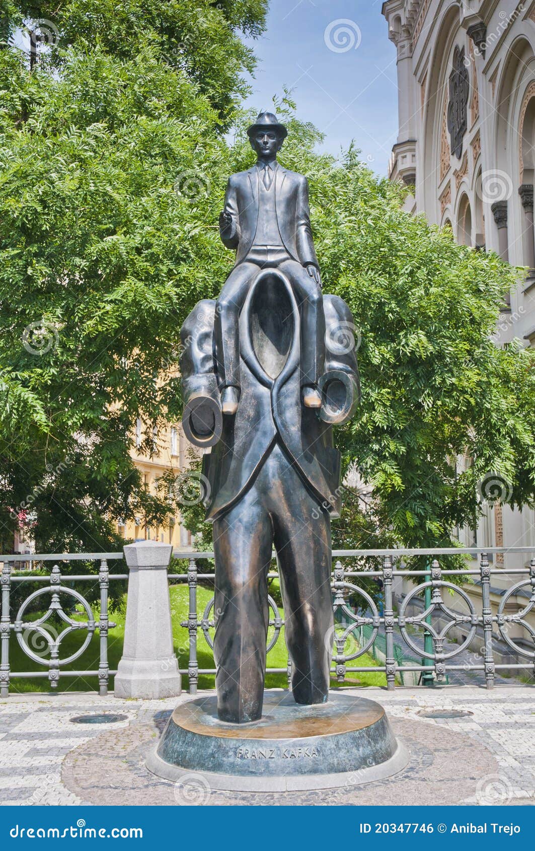 Het Standbeeld Van Franz Kafka Stock Foto - Image of europa, praag ...