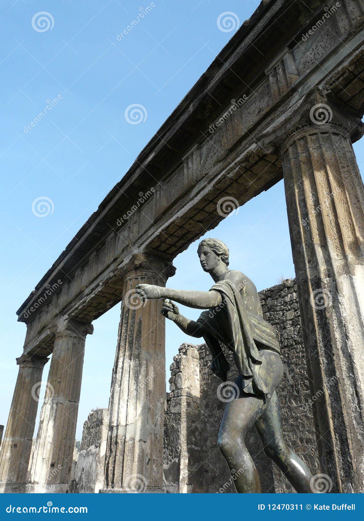 Het Standbeeld Van Het Brons Van Apollo Bij De Oude Roman Stad Stock ...
