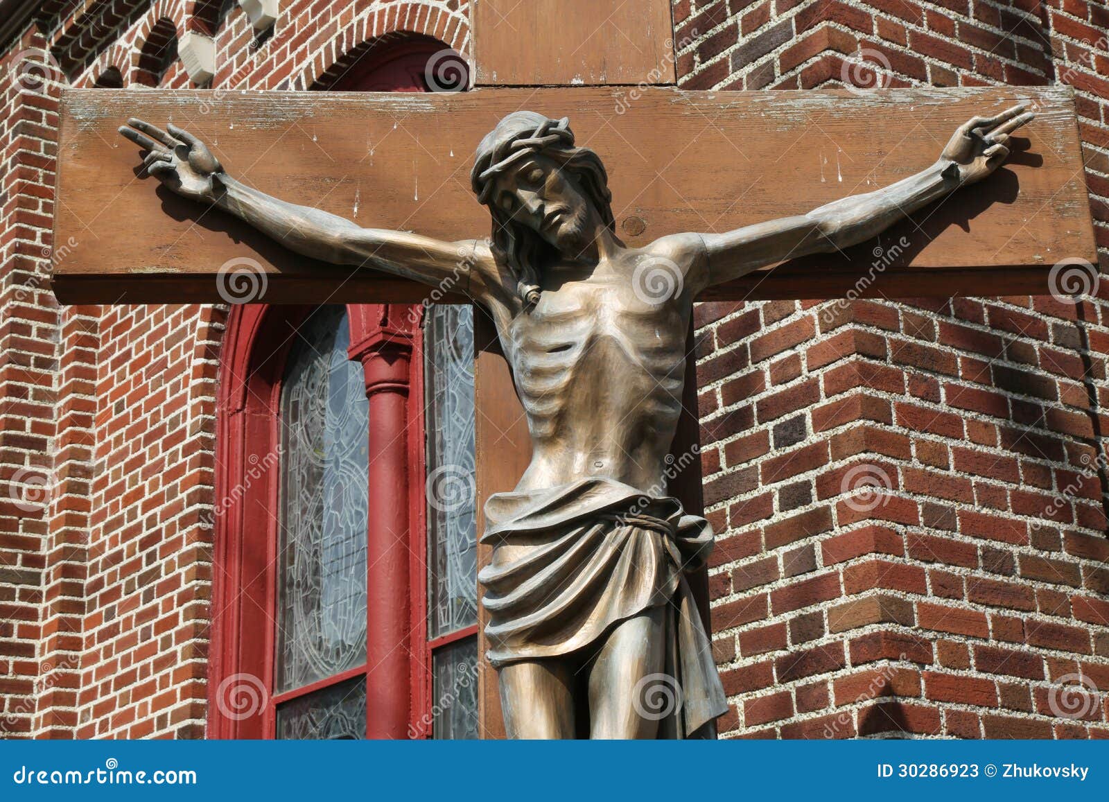 Het Gekruisigde Standbeeld Van Het Brons Van Jesus-Christus Stock ...