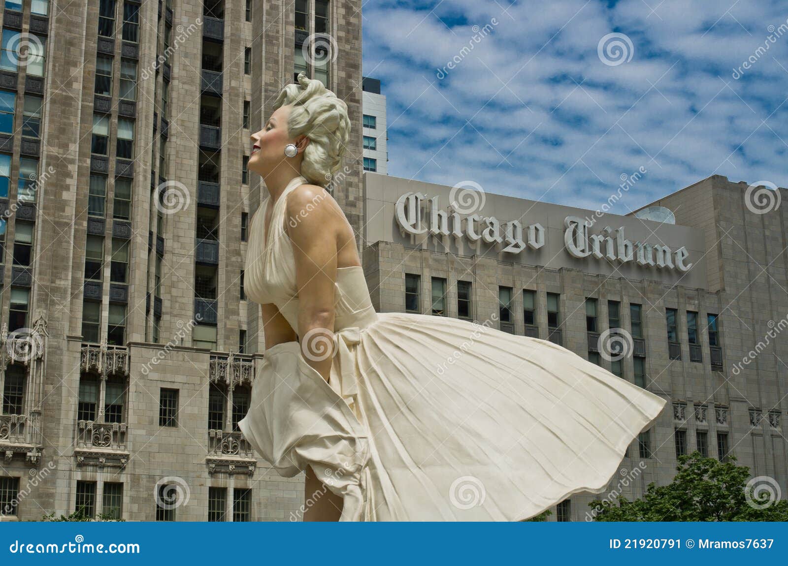 Het Standbeeld Van Marilyn Monroe in Chicago Redactionele Foto - Image ...