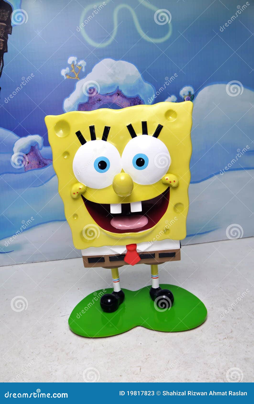 Het Standbeeld Van Spongebob Redactionele Stock Foto - Image of spons ...