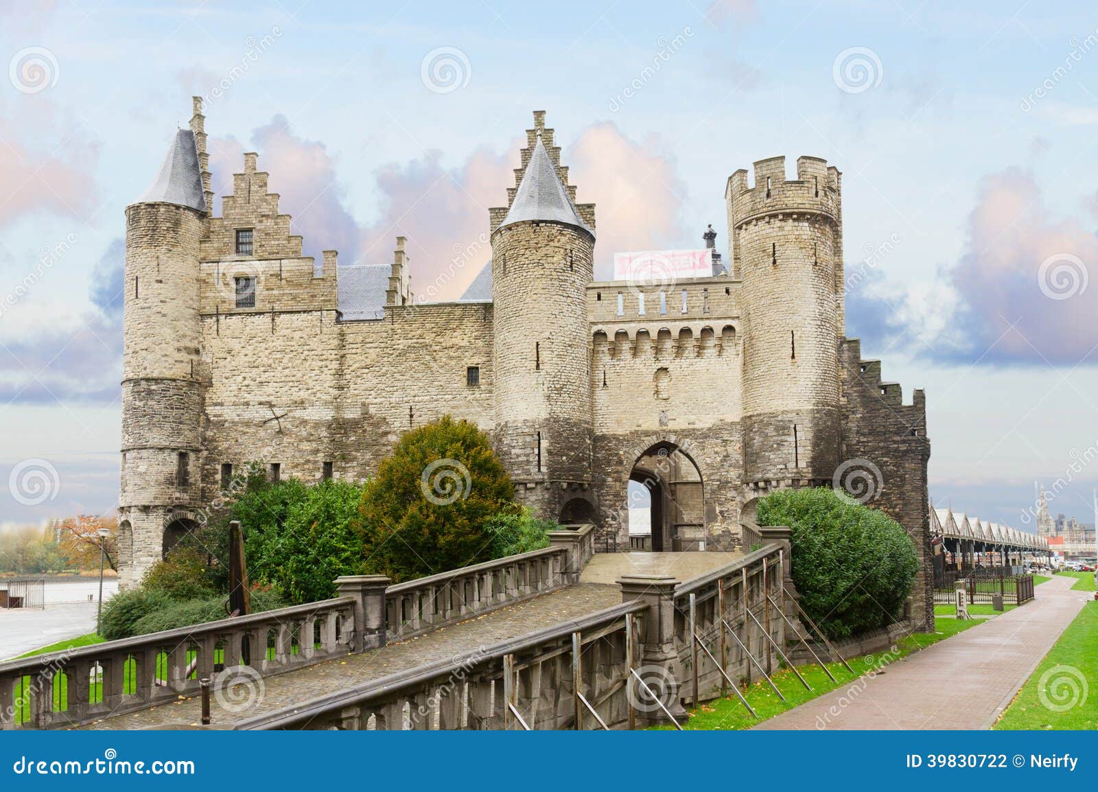 Het Steen Castle, Antwerpen Stock Photo - Image of antwerpen ...