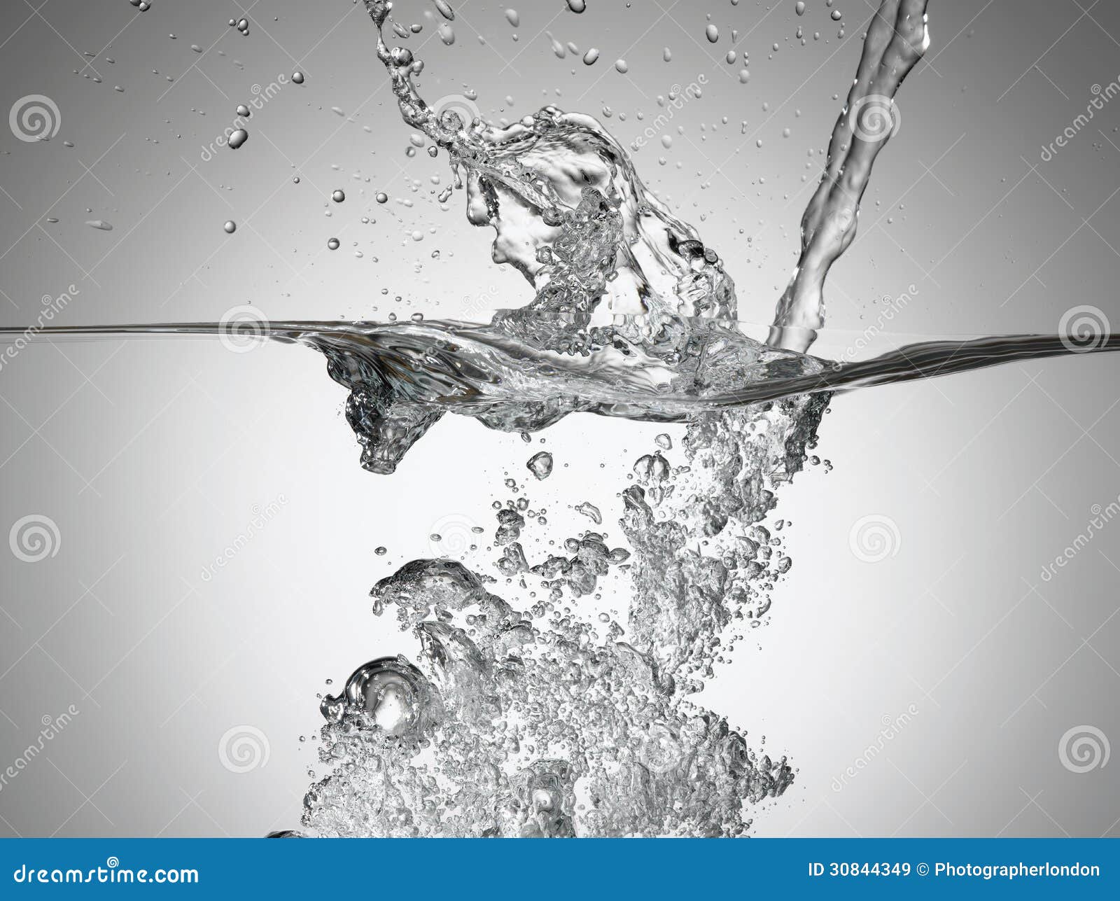 Het Straal Bespatten in Waterspiegelmening Stock Afbeelding - Image of ...