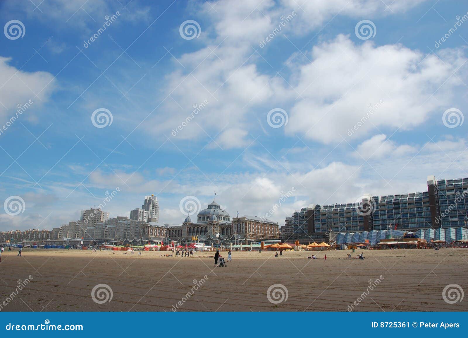 Het Strand Van Scheveningen Stock Afbeelding - Image of bewolkt, hemel ...