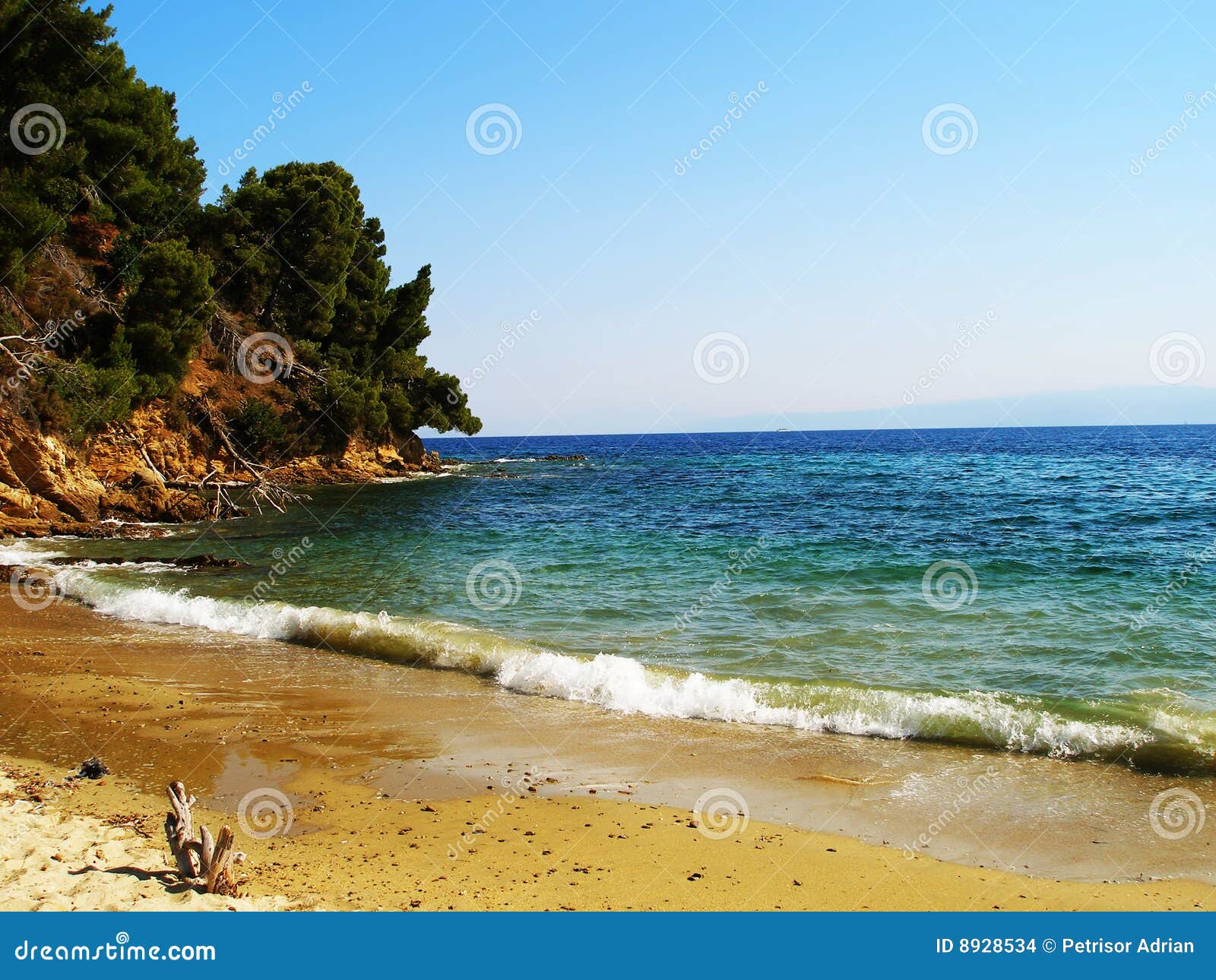 Het Strand Zonnige Dag Van De Zomer Stock Foto - Image of zand, heet ...