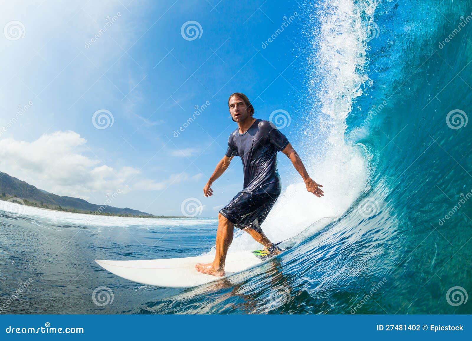 Het surfen stock foto. Image of nave, strand, heldendicht - 27481402