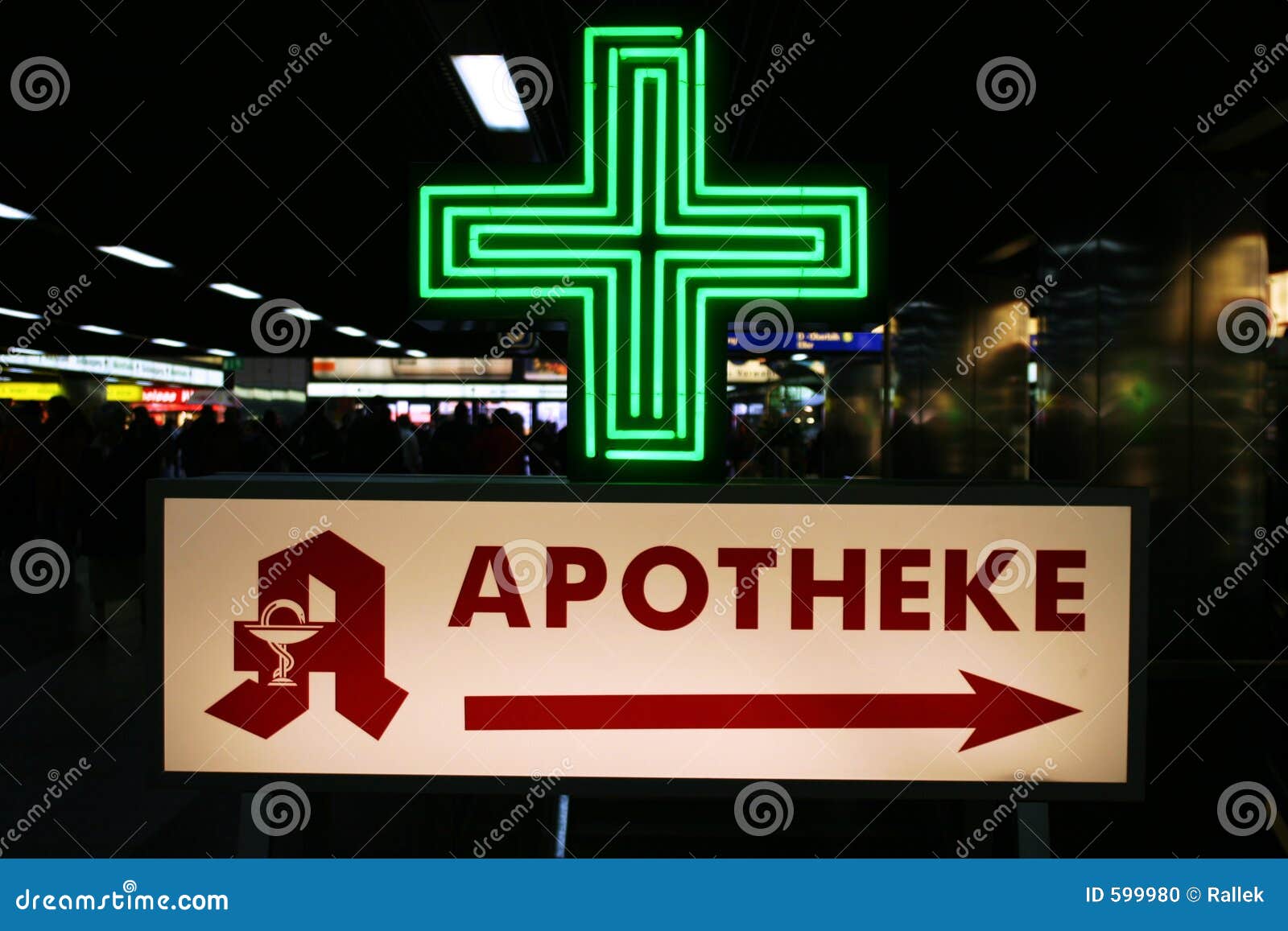 Het teken van de apotheek stock foto. Image of chemici - 599980