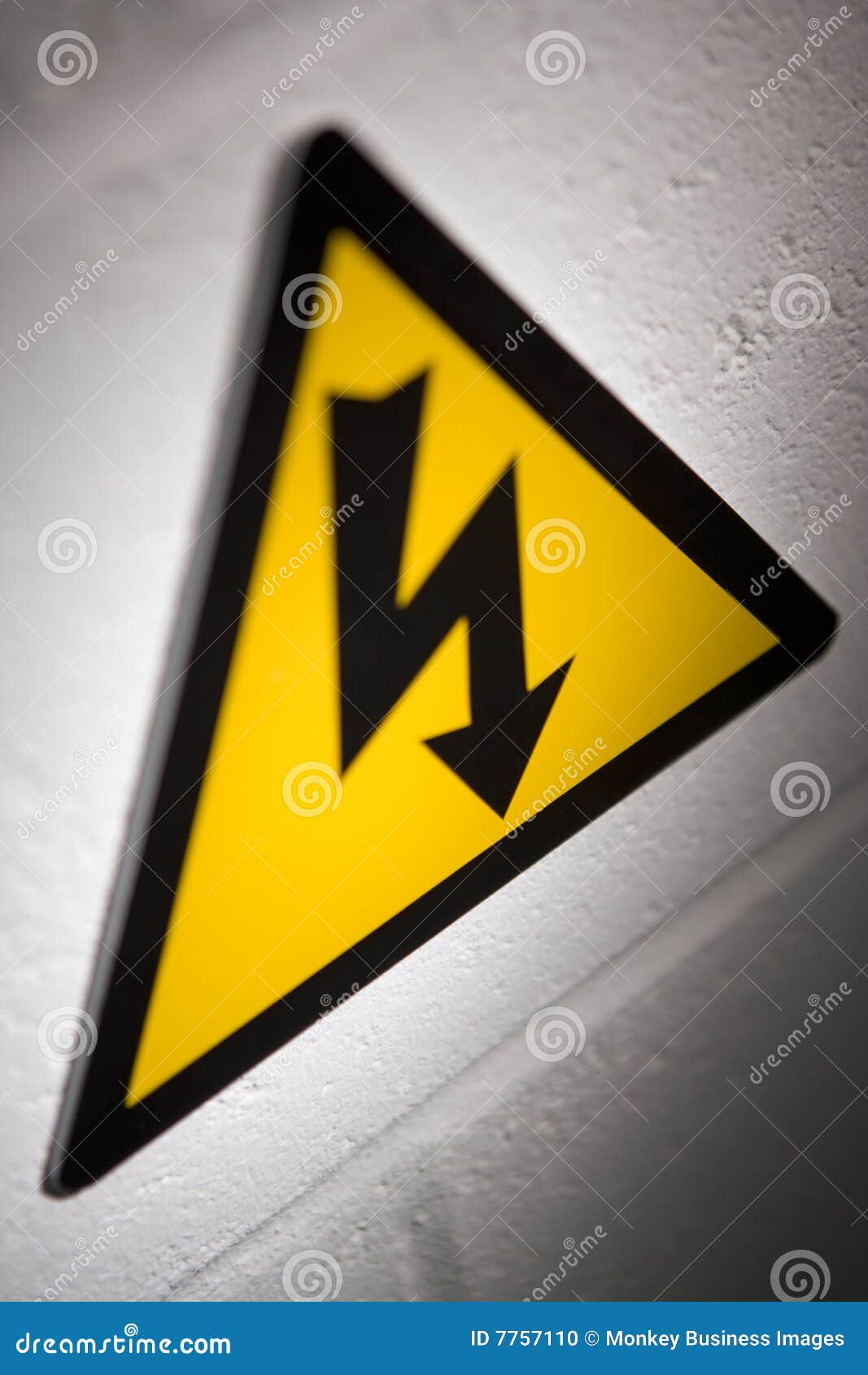 Het Teken Van De Hoogspanning Stock Foto - Image of elektriciteit ...