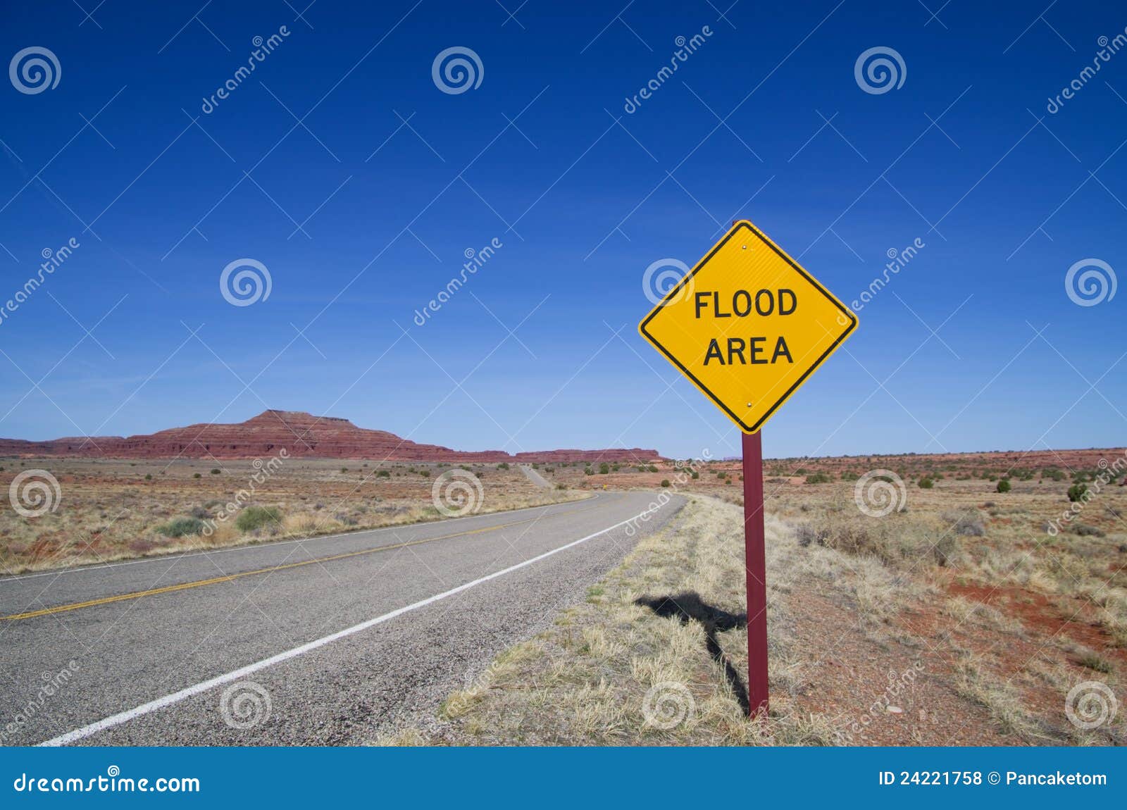 Het Teken Van Het Gebied Van De Vloed in Woestijn Stock Foto - Image of ...