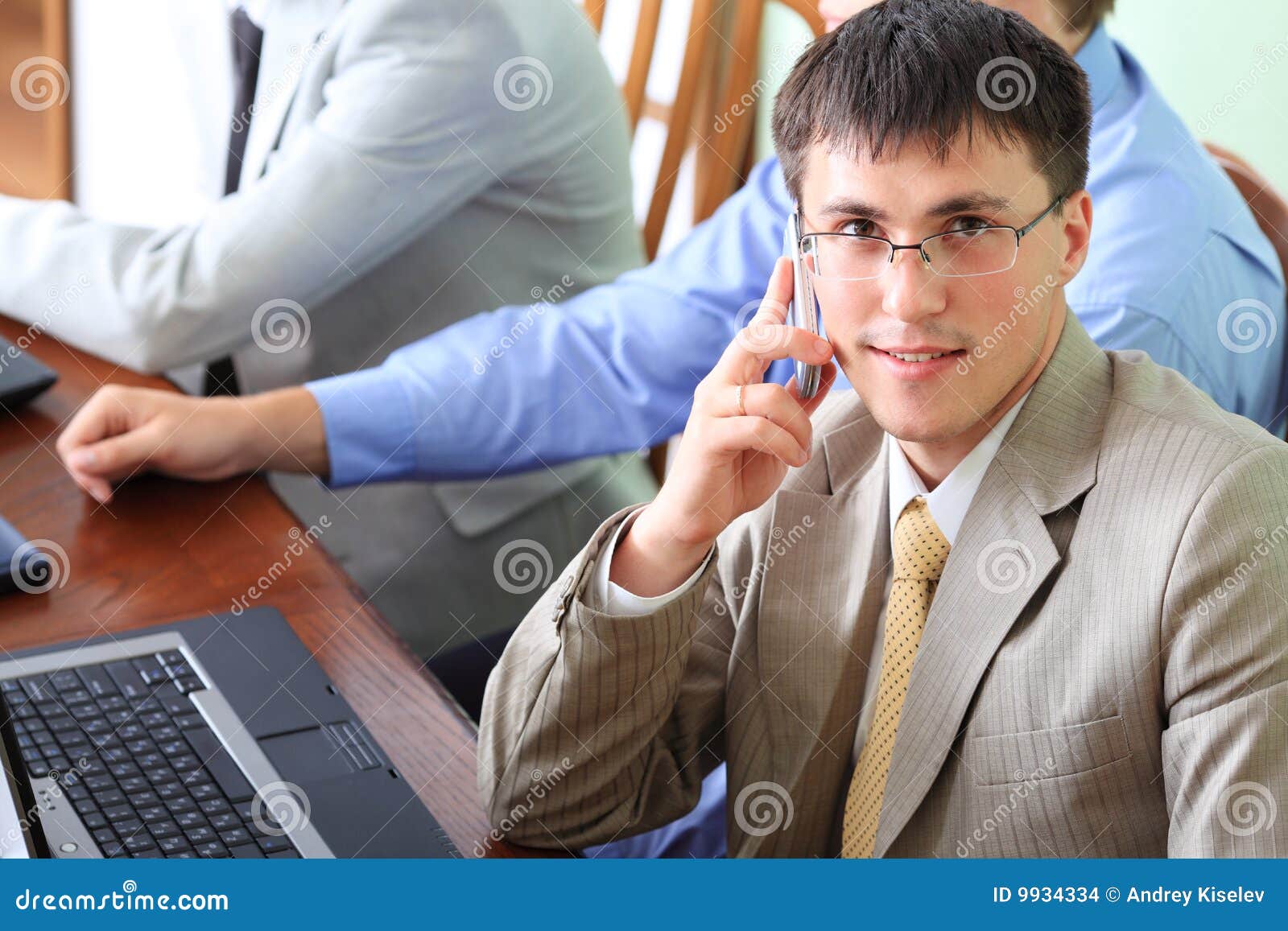 Het Telefoneren Van De Mens Stock Foto - Image of bellen, mensen: 9934334