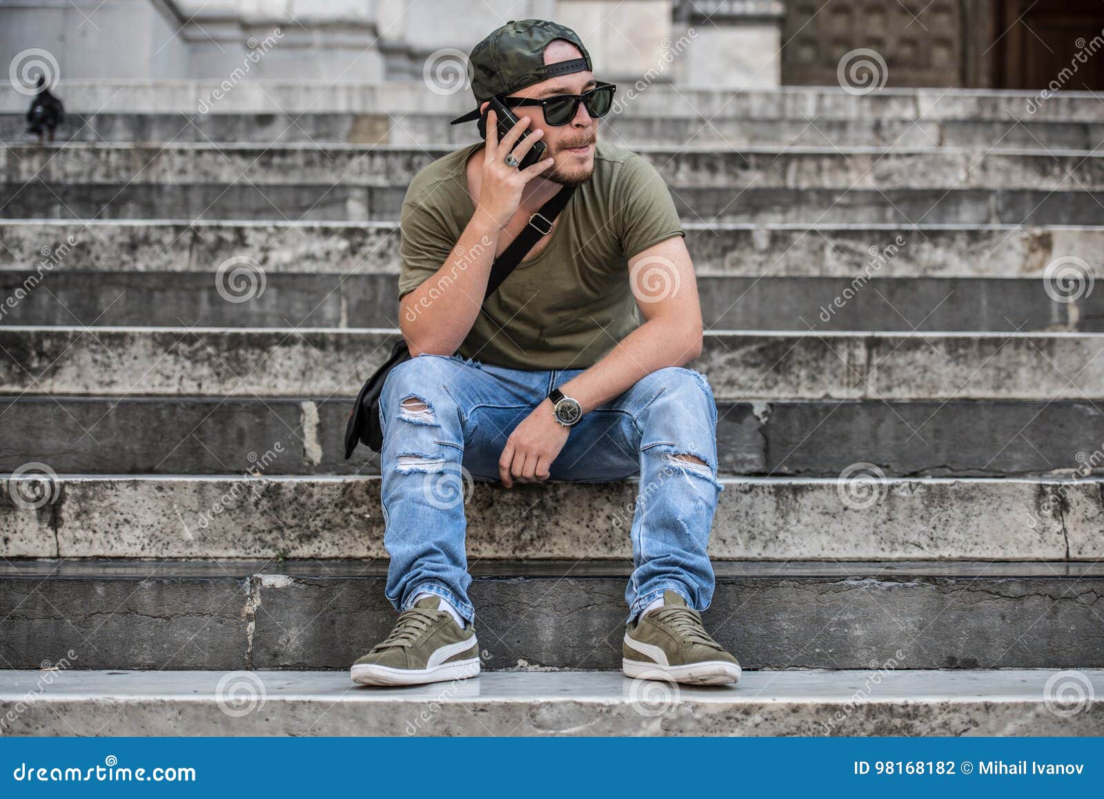 Het Telefoneren Van Op Mijn Telefoon Stock Foto - Image of mensen ...