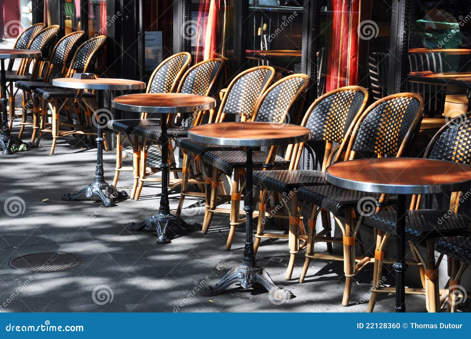 Het Terras Van De Koffie in Parijs Stock Foto - Image of staaf, parijs ...