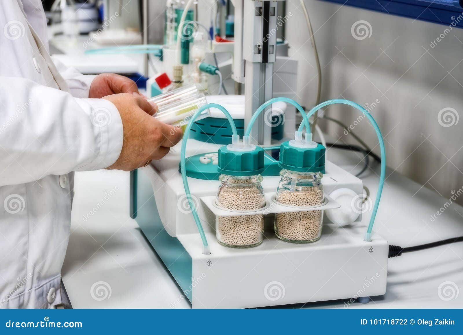 Het Testen in Het Laboratorium Stock Foto - Image of kiezelzuur, testen ...