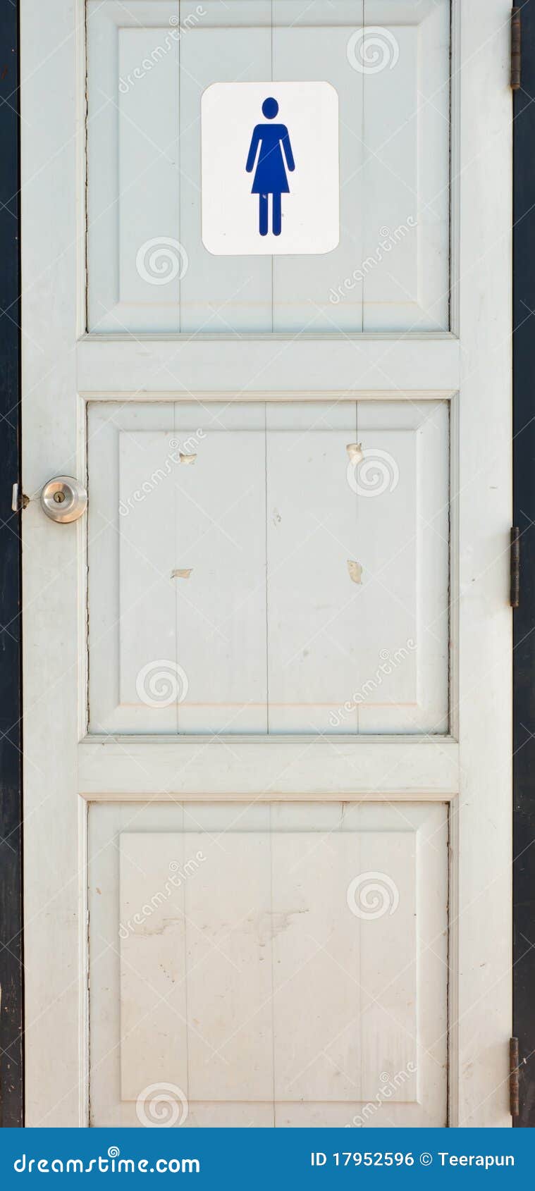 Het toilet van dames stock foto. Image of deurknop, badkamers - 17952596