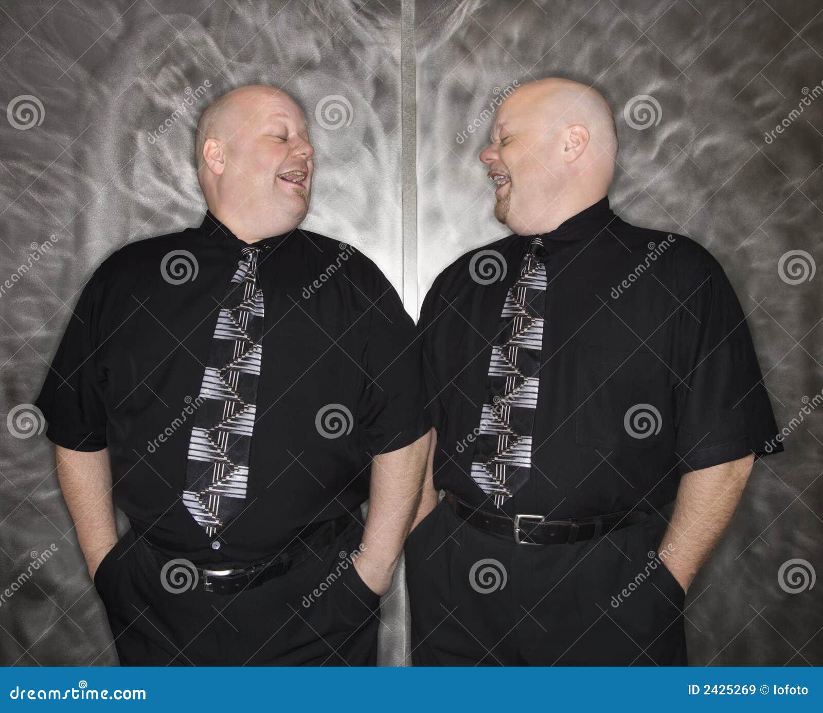 Het Tweeling Kale Mensen Lachen. Stock Afbeelding - Image of zakenman ...