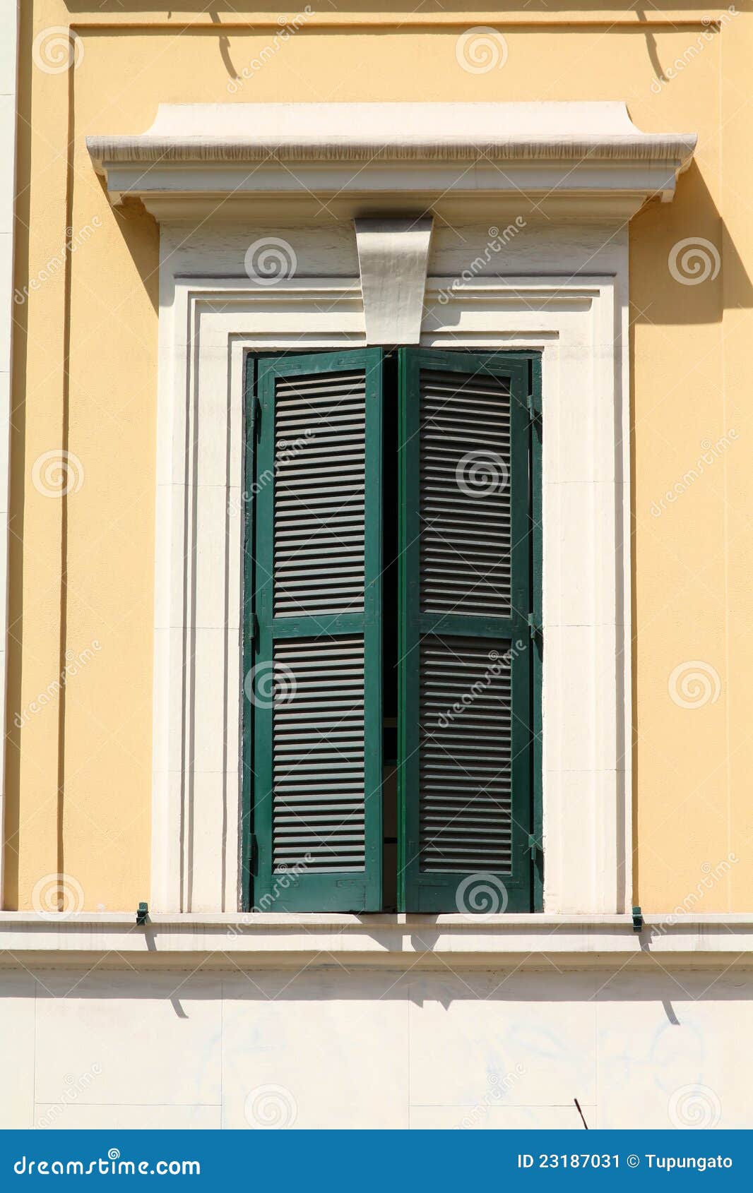 Het venster van Rome stock afbeelding. Image of reis - 23187031