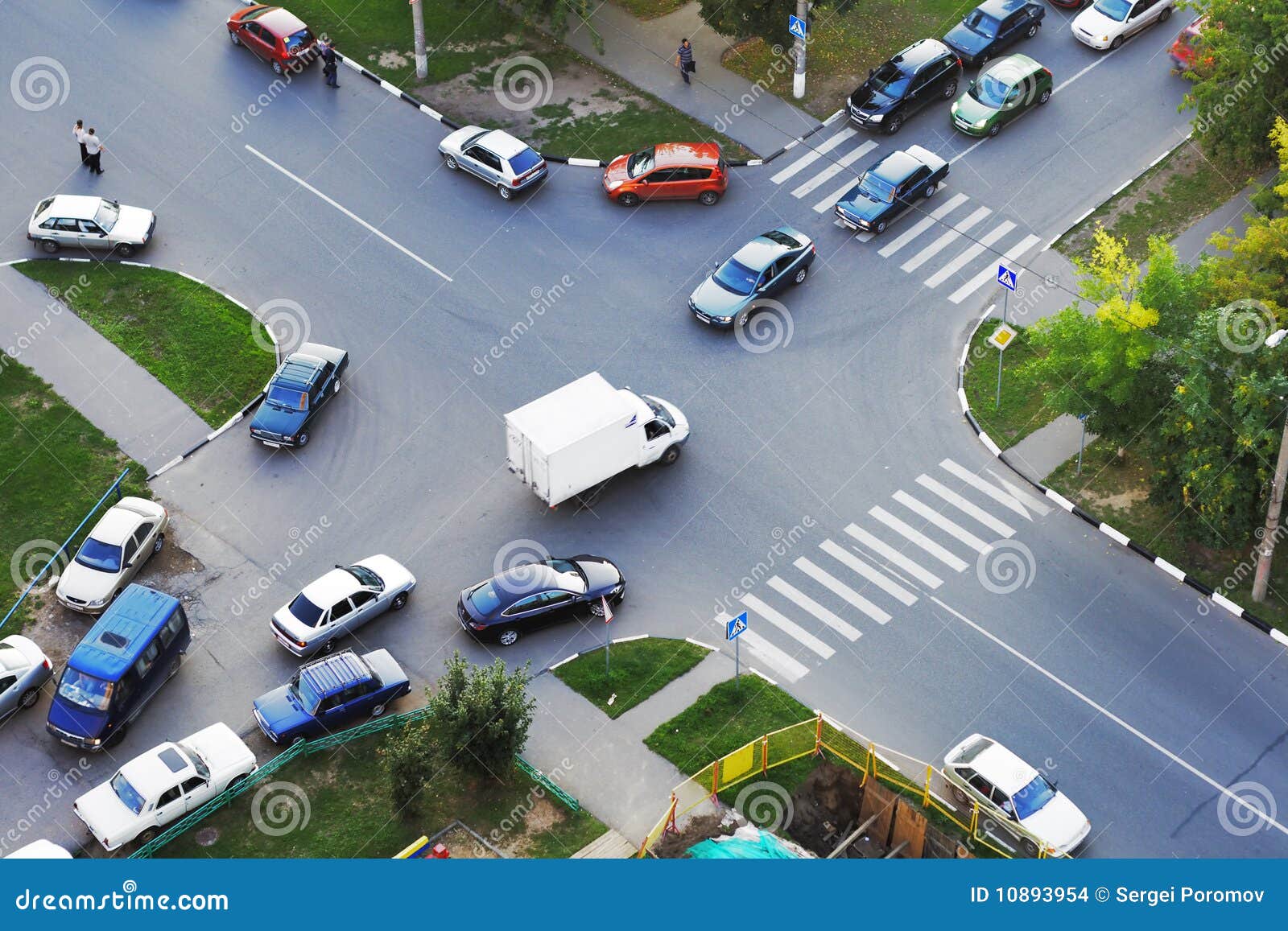 Het Verkeer Van Het Kruispunt Stock Foto - Image of voorwerpen, rijden ...