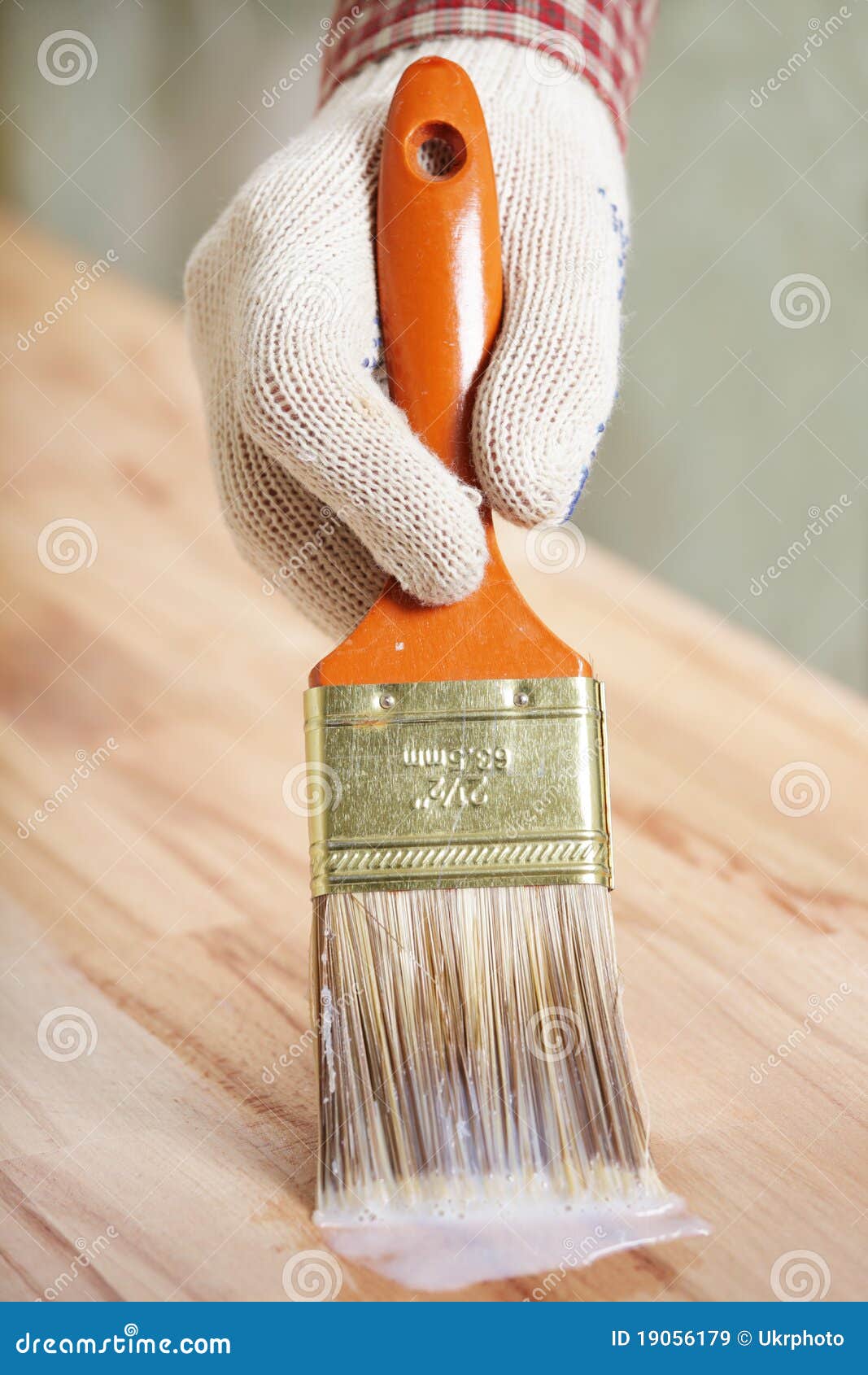 Het Vernissen Van De Houten Plank Stock Afbeelding - Image of hand ...