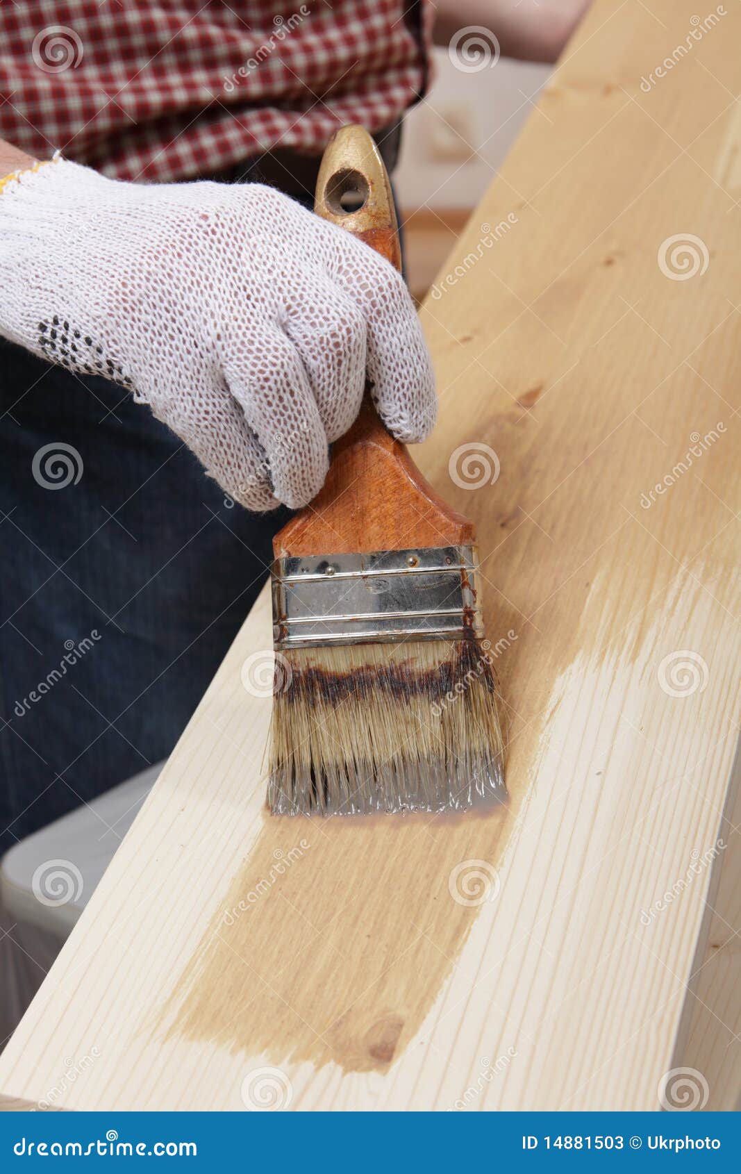 Het Vernissen Van Een Plank Stock Afbeelding - Image of plank, pijnboom ...