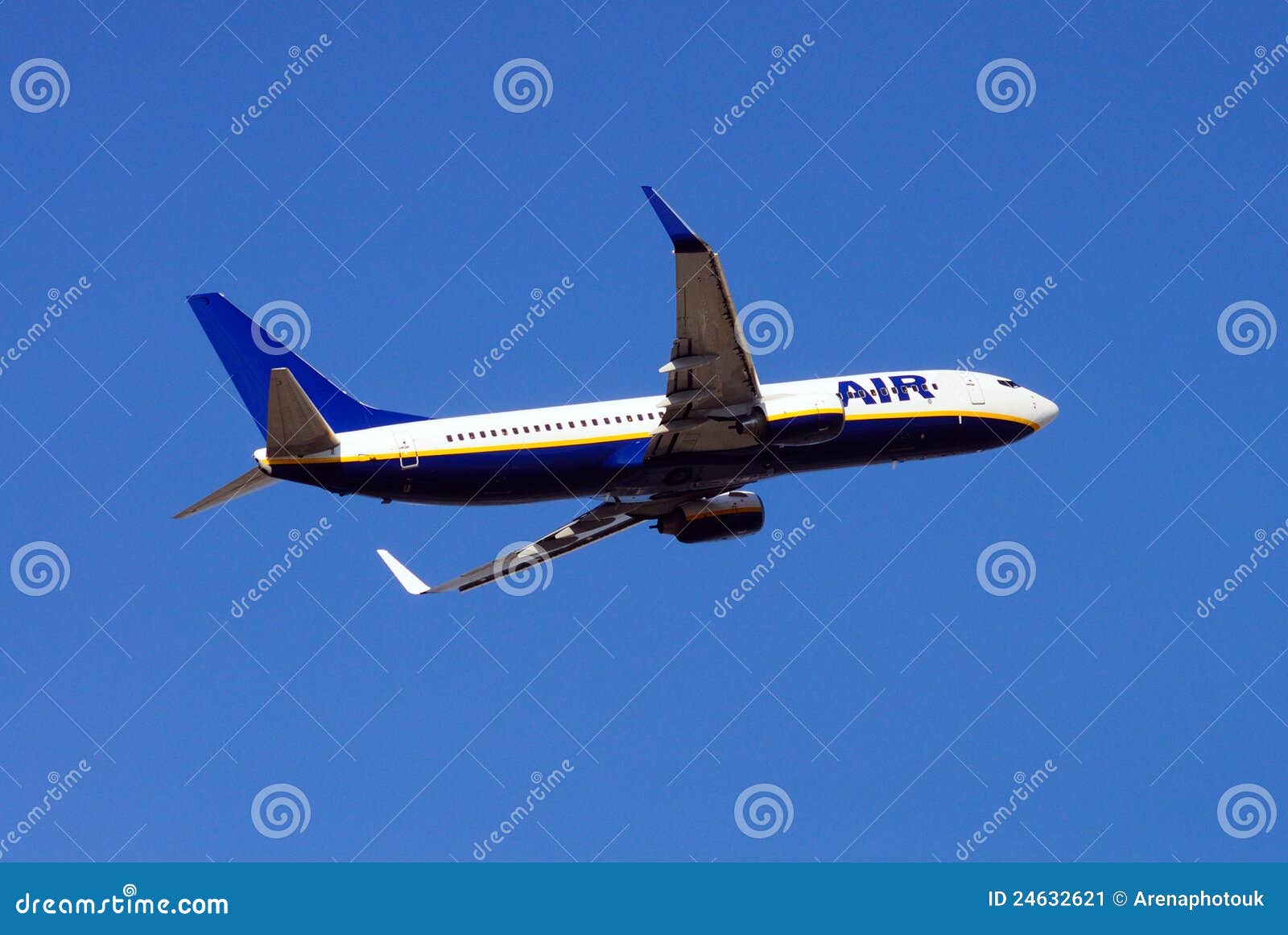 Het Vliegtuig Van Boeing 737-800. Stock Afbeelding - Image of motor ...