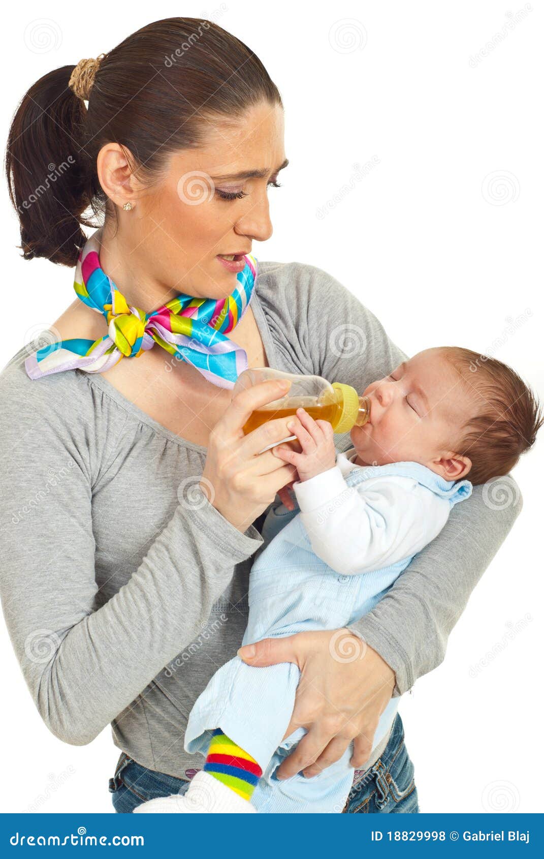 Het Voer Pasgeboren Baby Van De Moeder Stock Foto - Image of fles, baby ...