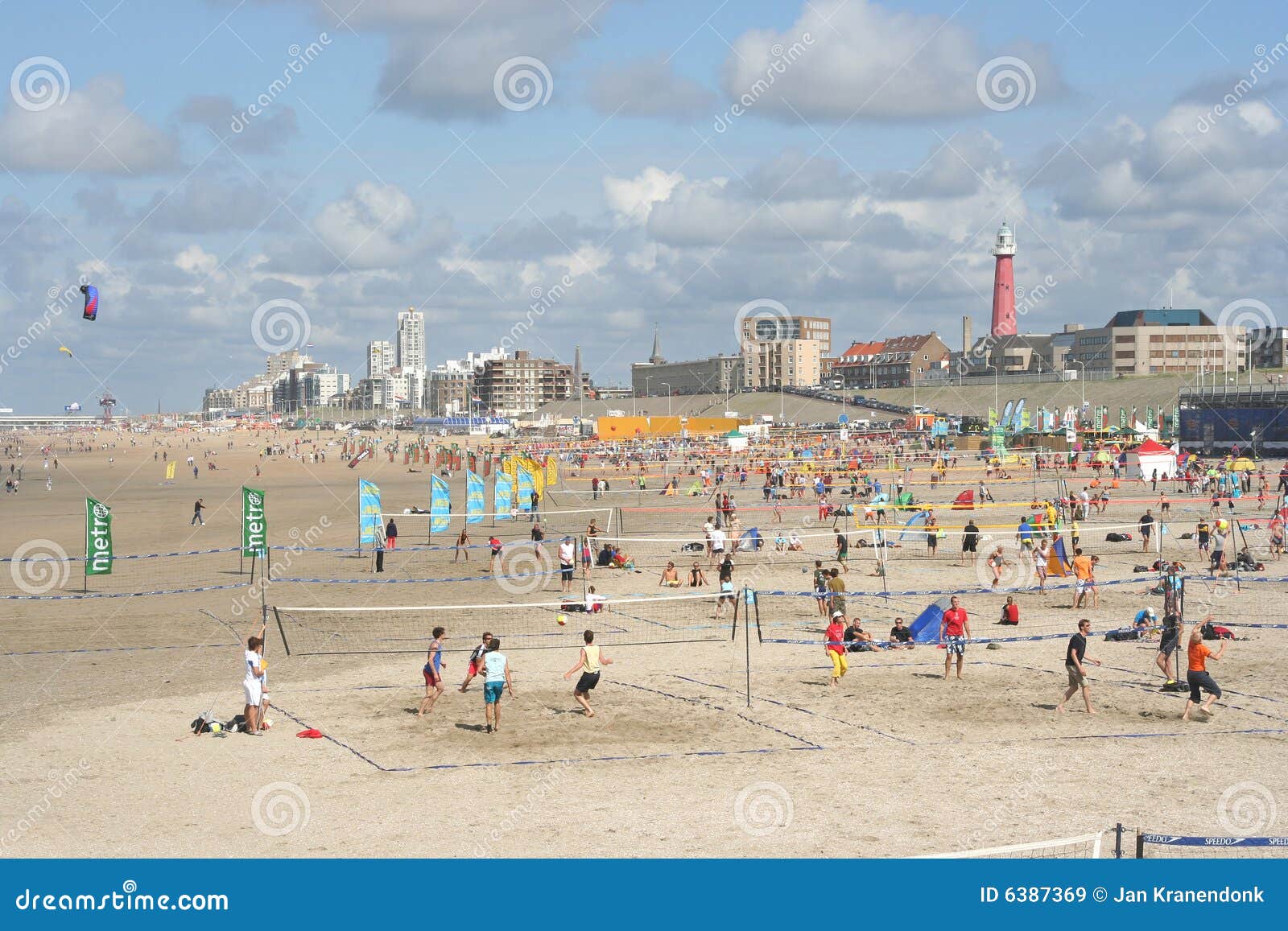 Het Volleyball Van Het Strand Van Scheveningen Redactionele Stock ...