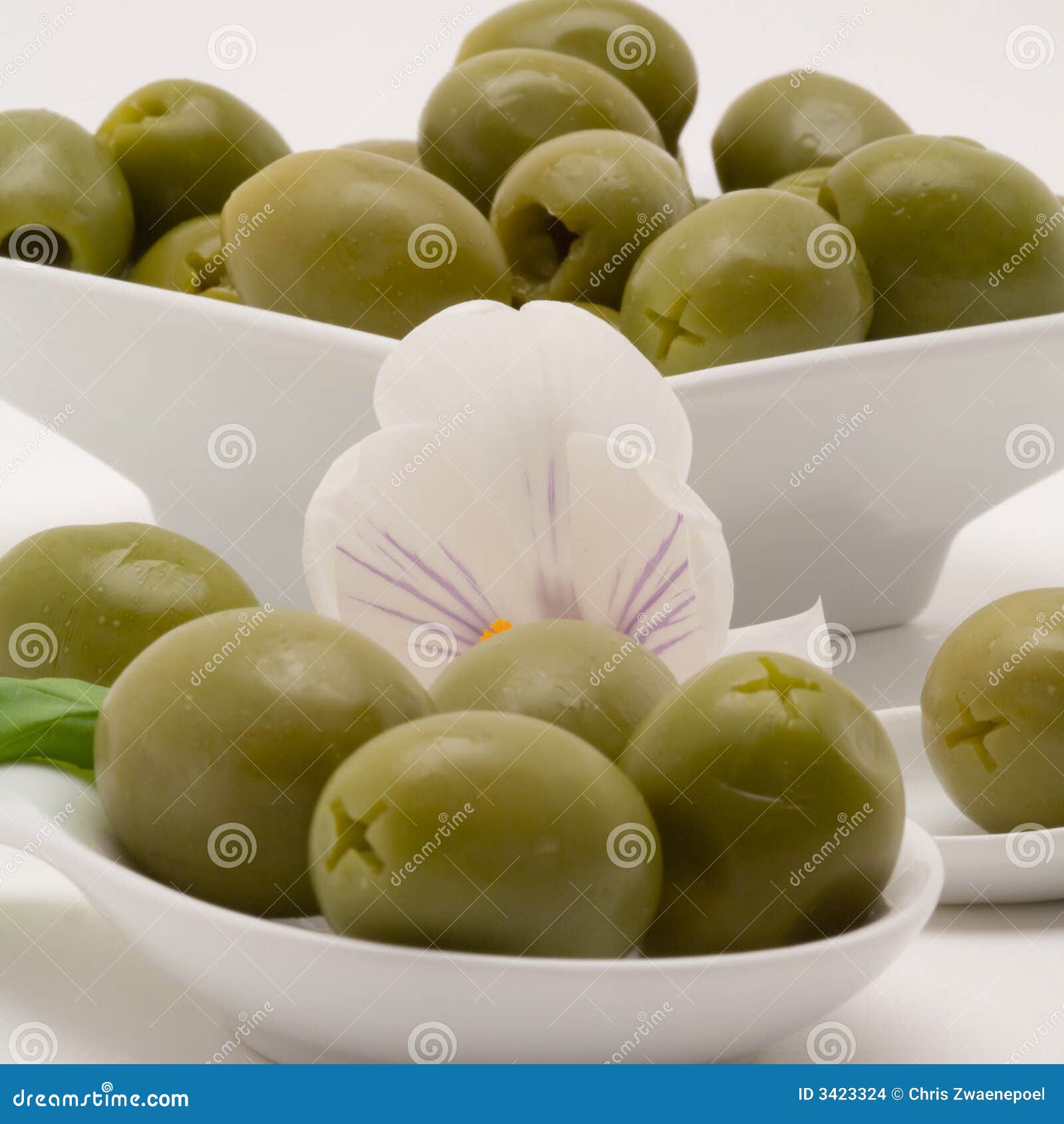 Het Voorgerecht Van De Olijf Stock Foto - Image of vaatwerk, kruid: 3423324