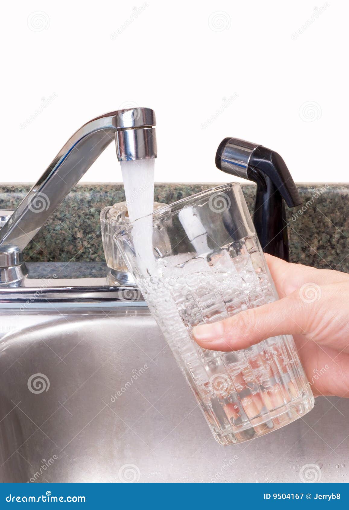 Het Vullen Van Het Leidingwater Glas Stock Afbeelding - Image of giet ...