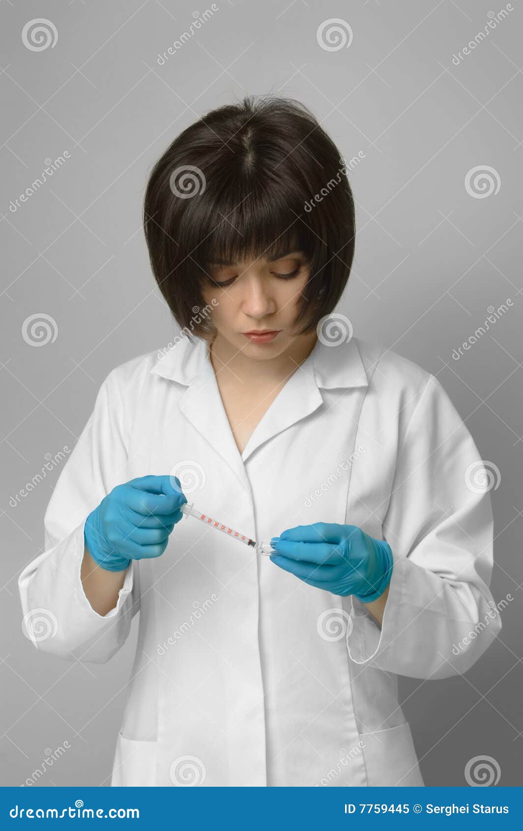 Het Vullen Van Spuit Met Insuline of Botox Stock Afbeelding - Image of ...