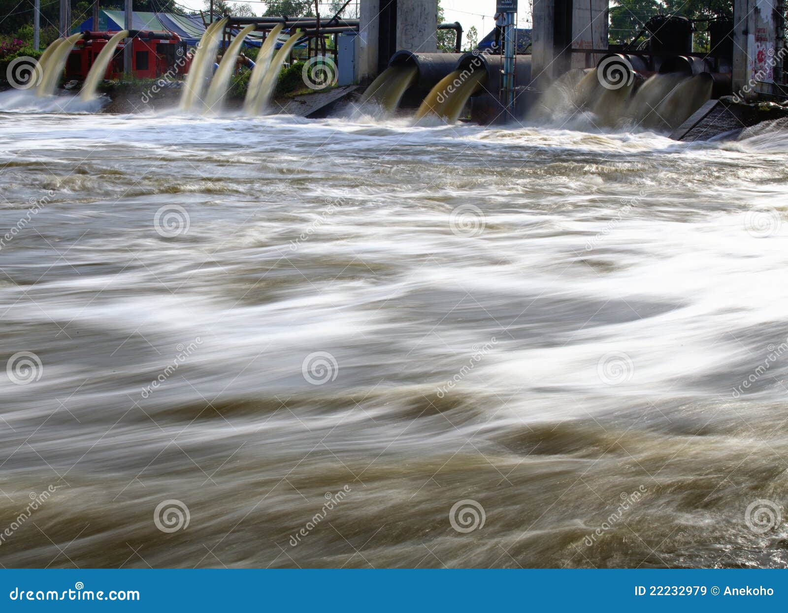 Het Water Van De Pomp Tussen Watervloed Stock Afbeelding - Image of ...